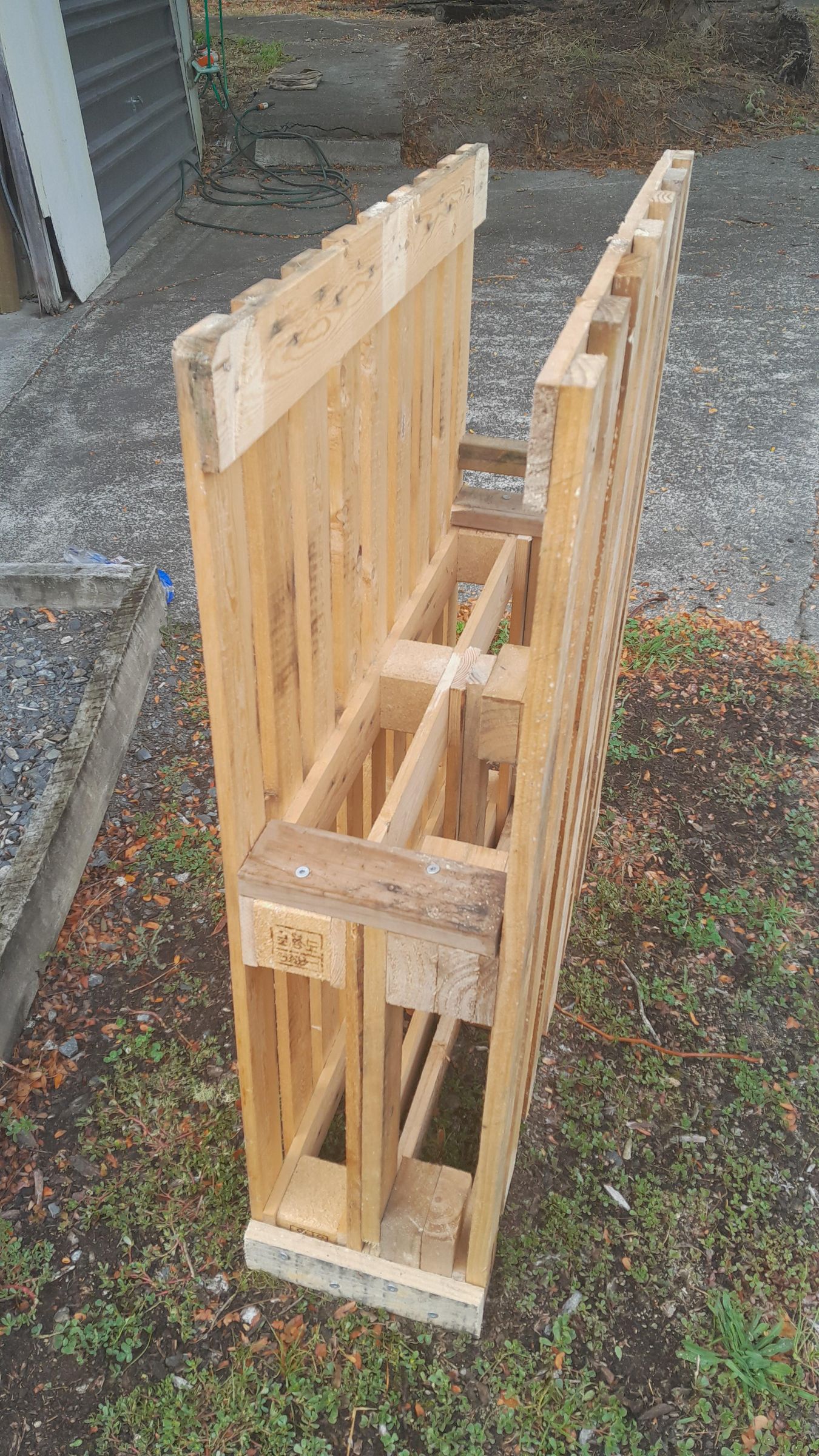DIY Pallet and Chainsaw Mulching Rack - for Easy Vegetation Shredding ...