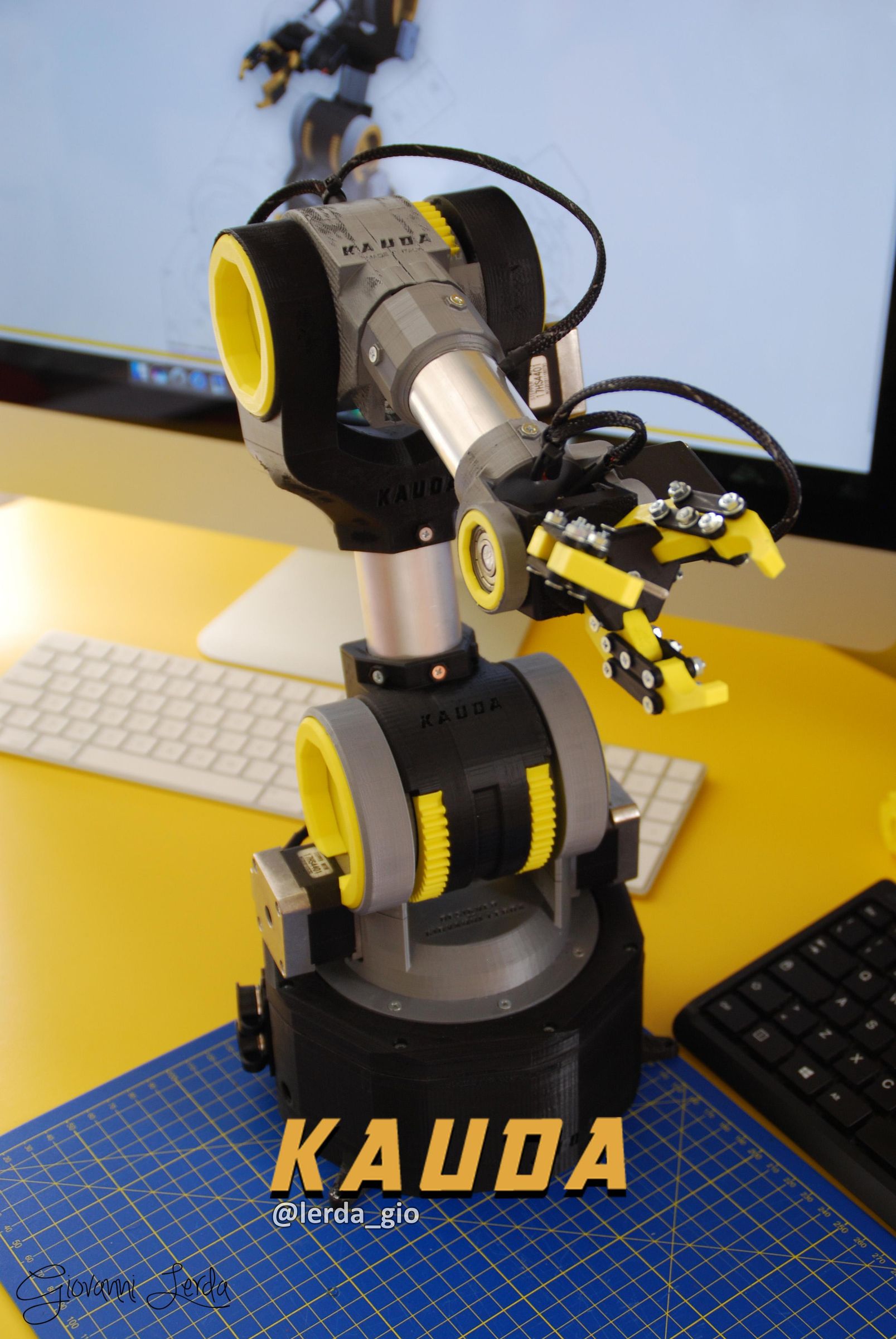 KAUDA Robotic Arm : 12 Steps - Instructables