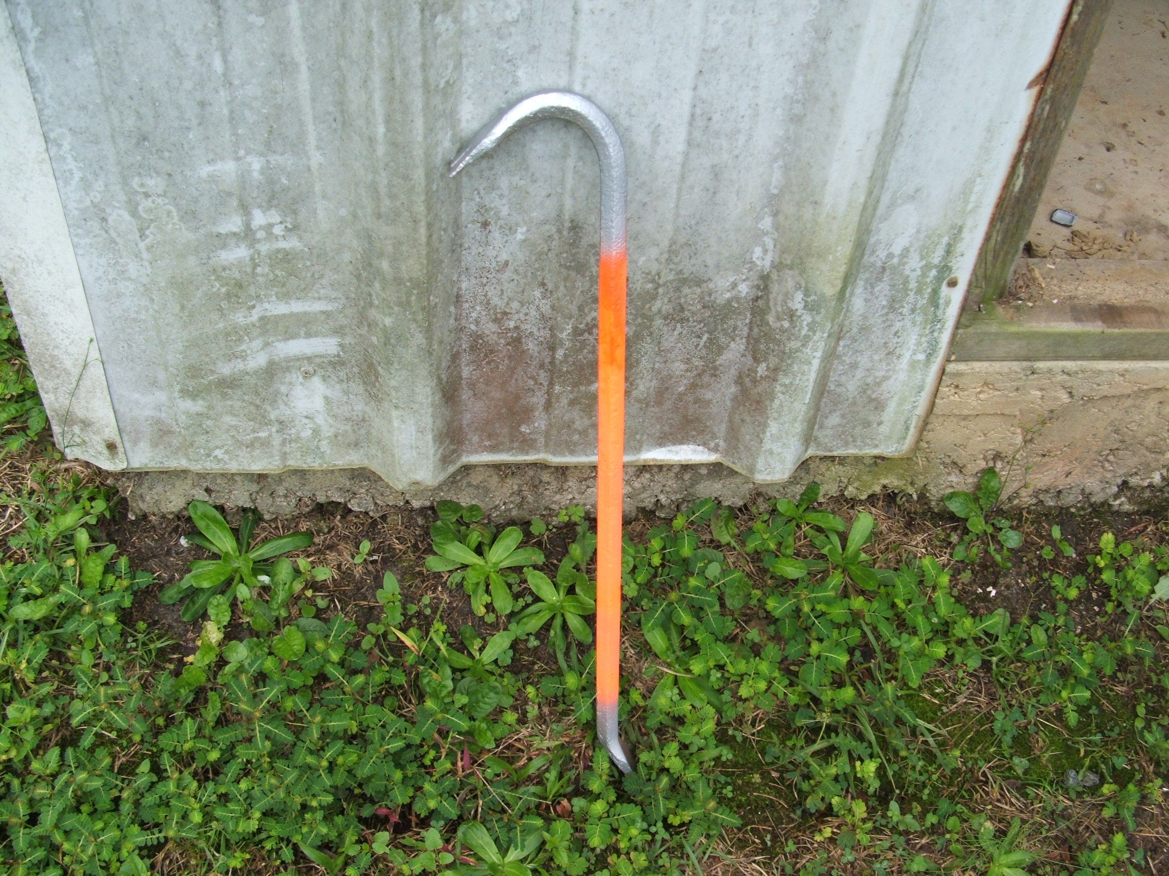 Half Life Crowbar Prop : 4 Steps - Instructables