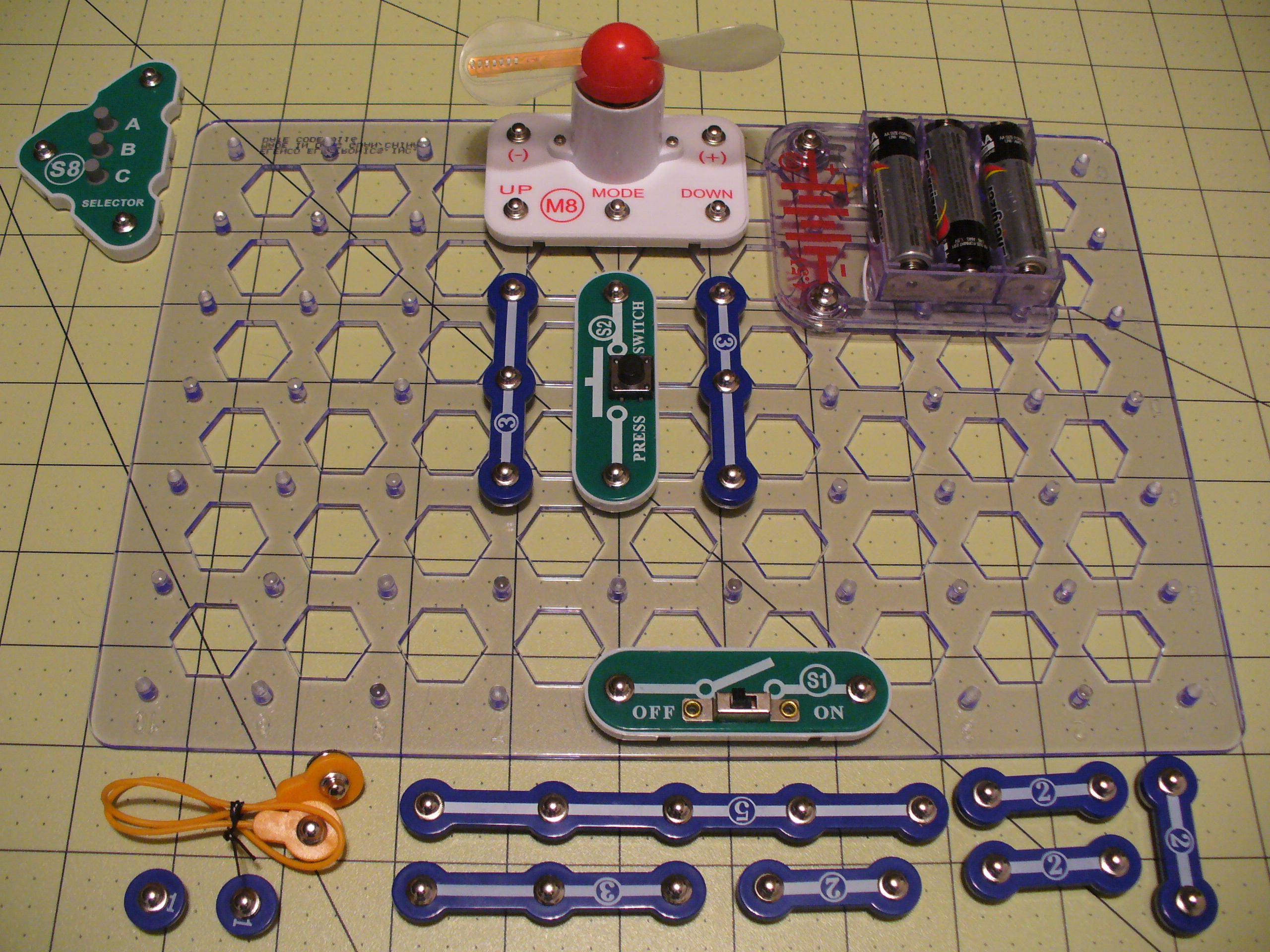 Discover Electronics With Snap Circuits Arcade (A Review) : 3 Steps ...