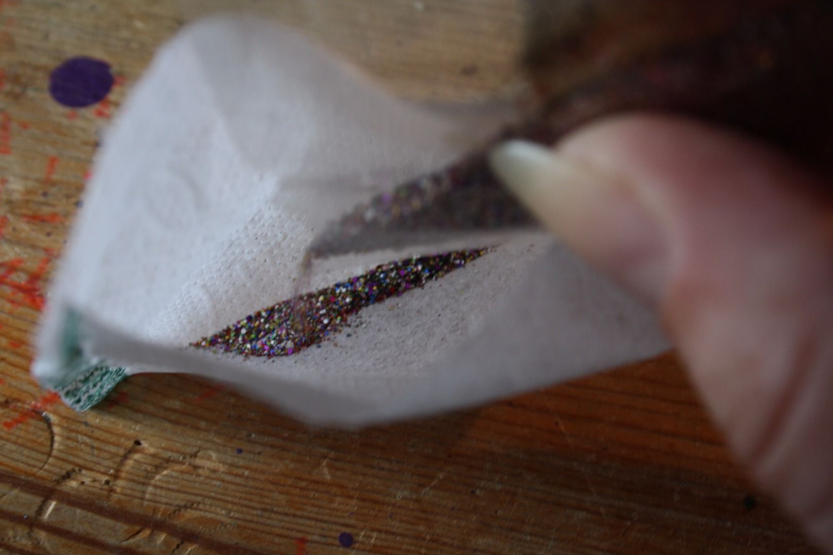 4 Annoying Ways to Use Glitter : 5 Steps - Instructables