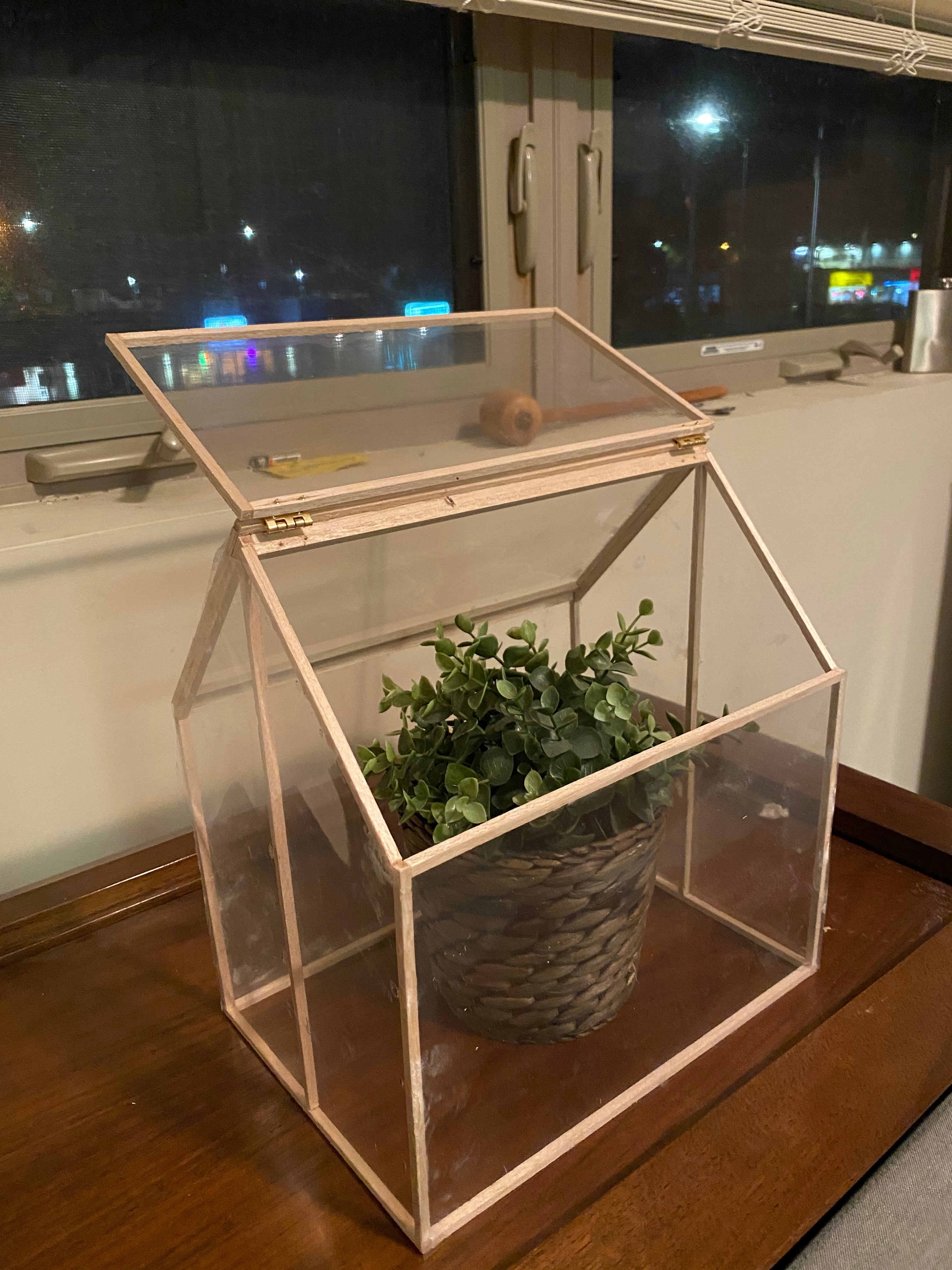 DIY Miniature Greenhouse : 7 Steps - Instructables