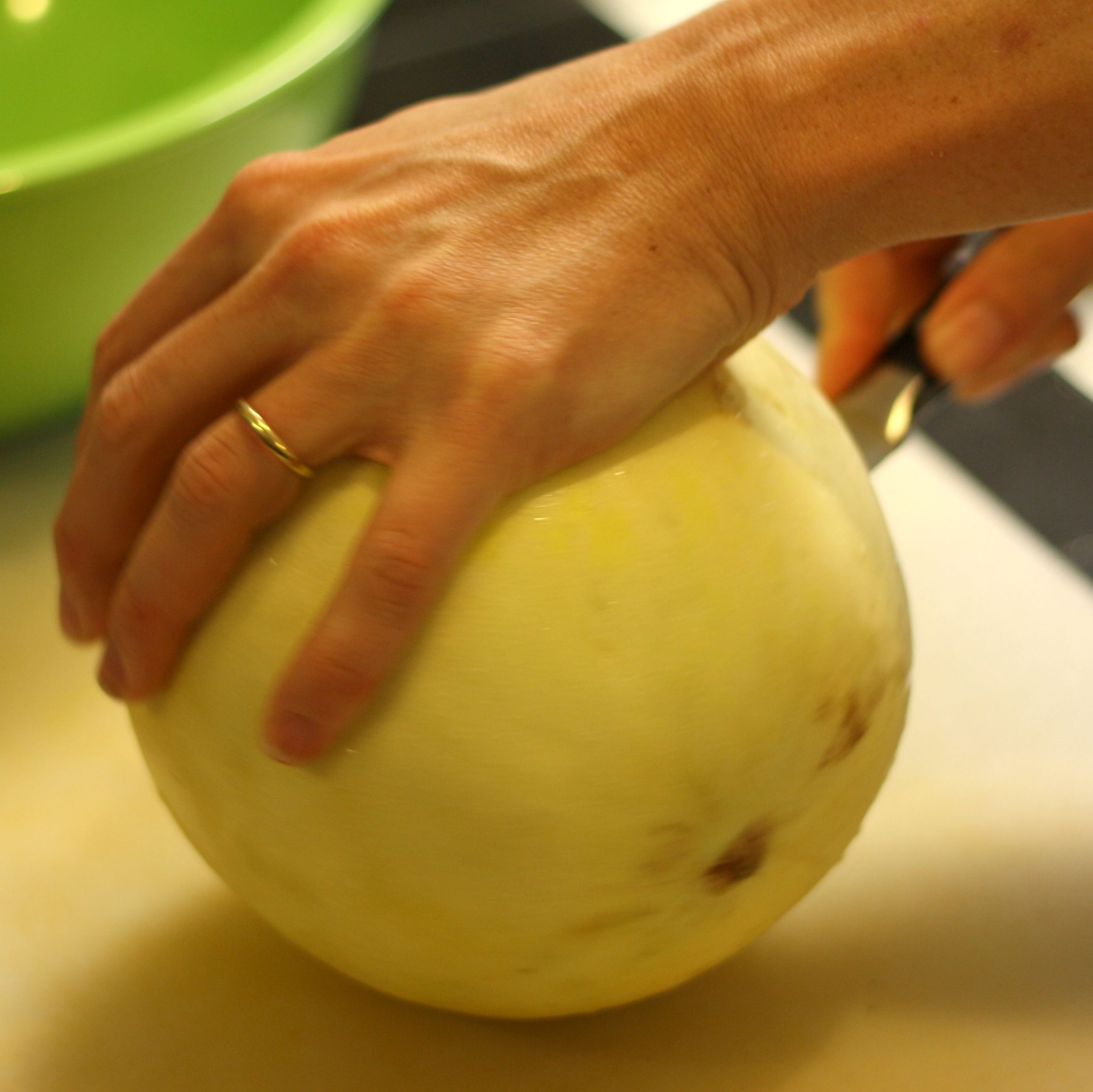 How to Cut a Melon : 7 Steps (with Pictures) - Instructables
