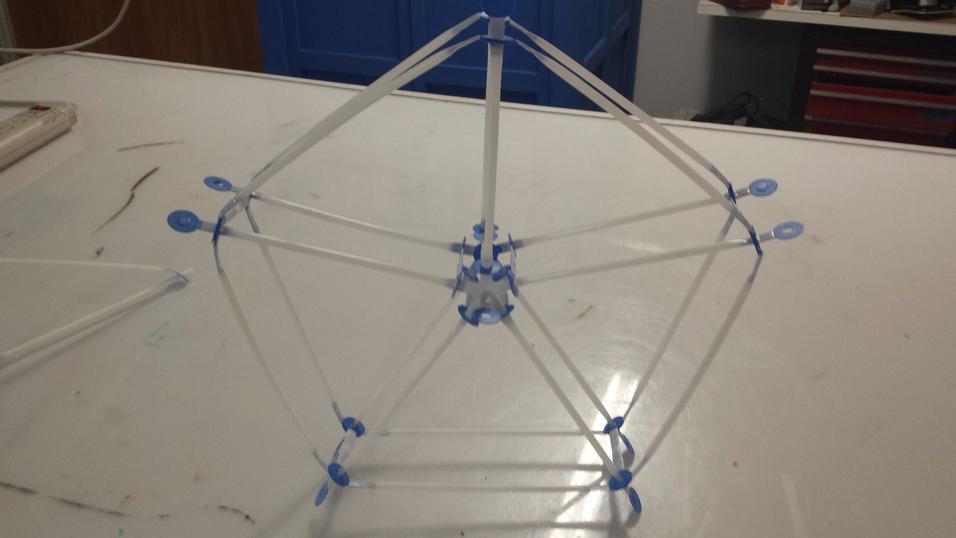 Strawbees Ferris Wheel : 7 Steps - Instructables