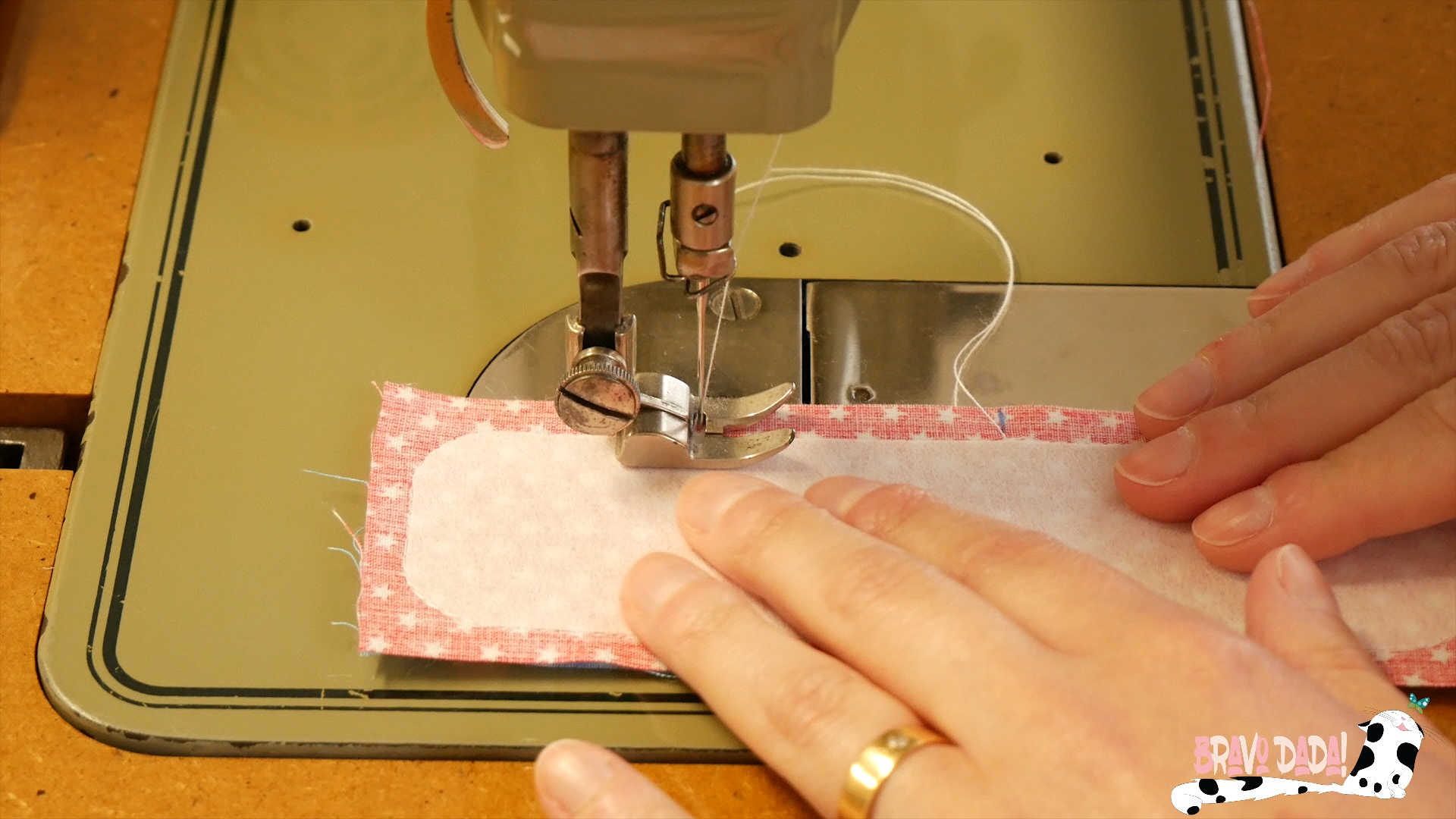 DIY How to Make Fabric Bookmarks With Rounded Corners - Large and Small ...