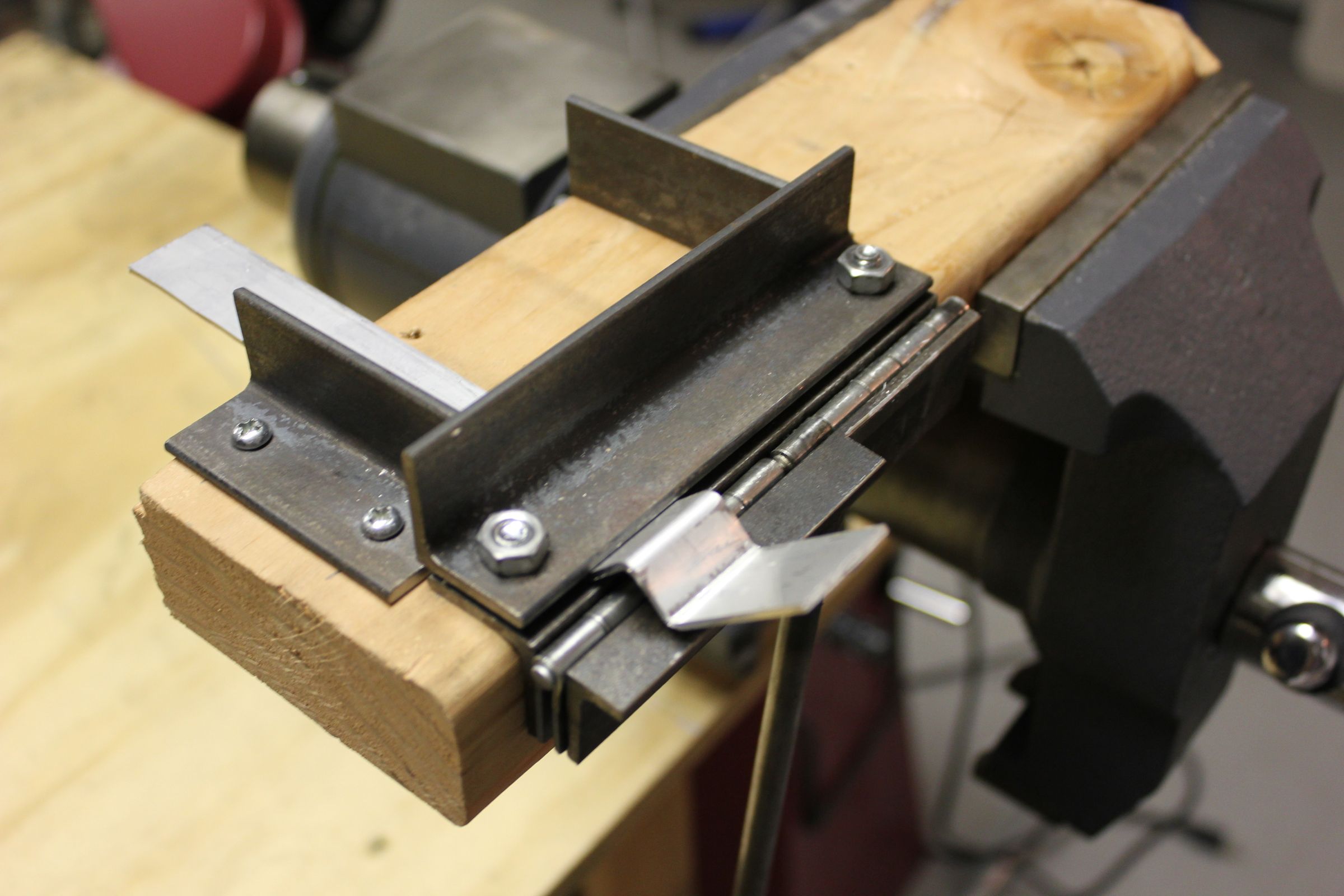 Homemade Mini Bend Brake : 7 Steps (with Pictures) - Instructables