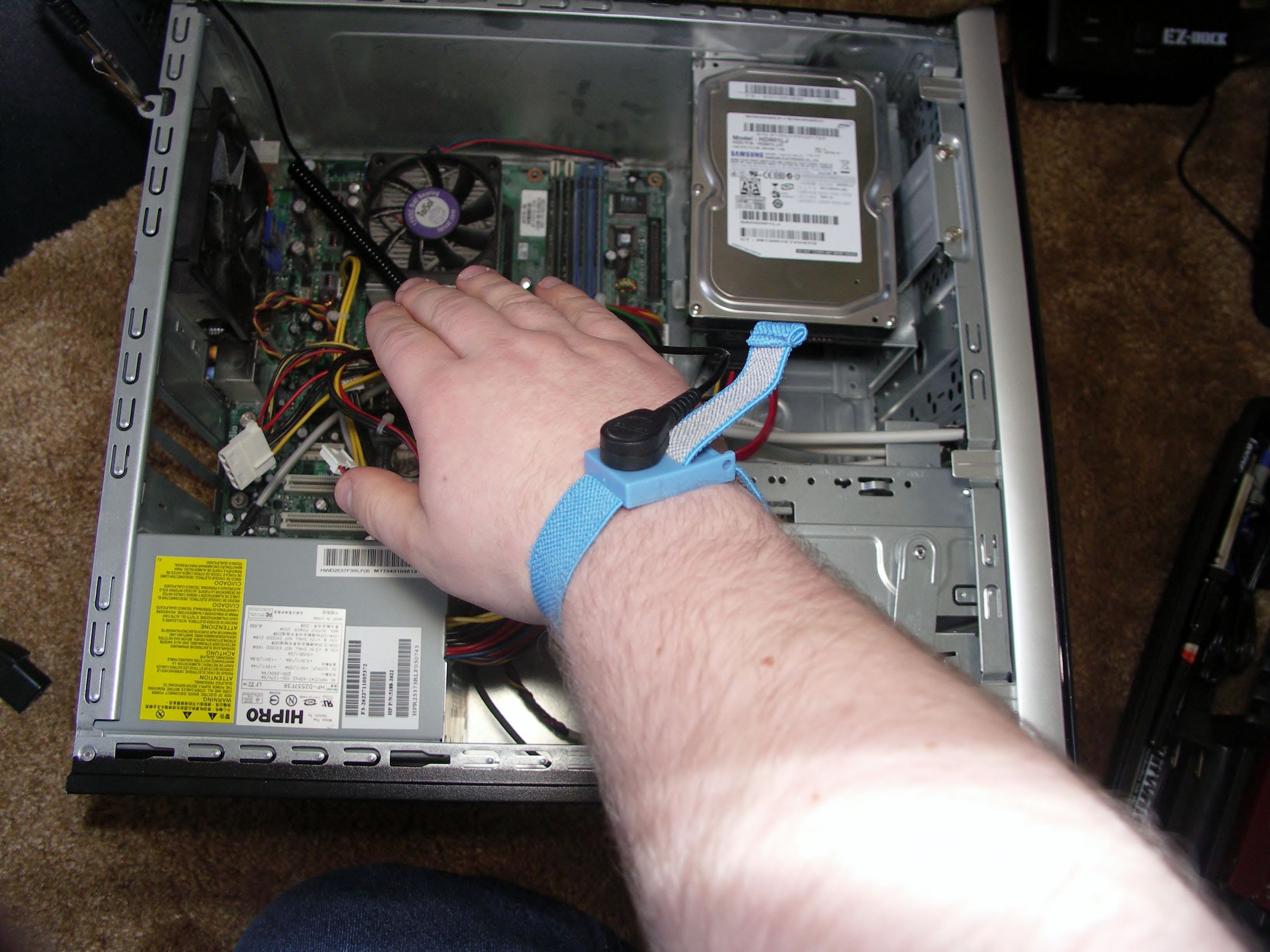 The Extreme Desktop Computer Prank : 5 Steps - Instructables