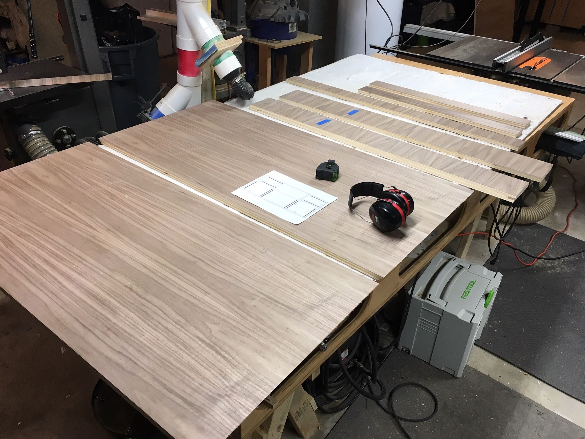 Stand Up Desk With a Secret : 10 Steps (with Pictures) - Instructables