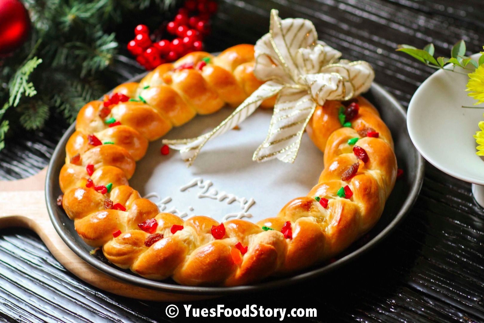 Mom's Bread Wreath for Christmas : 6 Steps (with Pictures) - Instructables