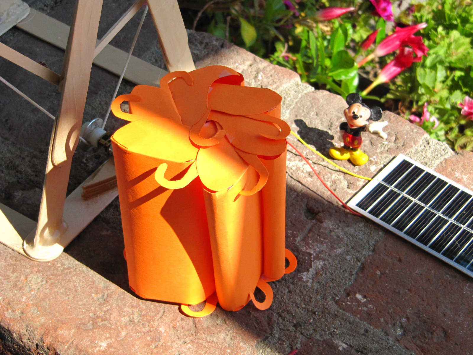 Solar Powered Ferris Wheel Toy : 3 Steps (with Pictures) - Instructables