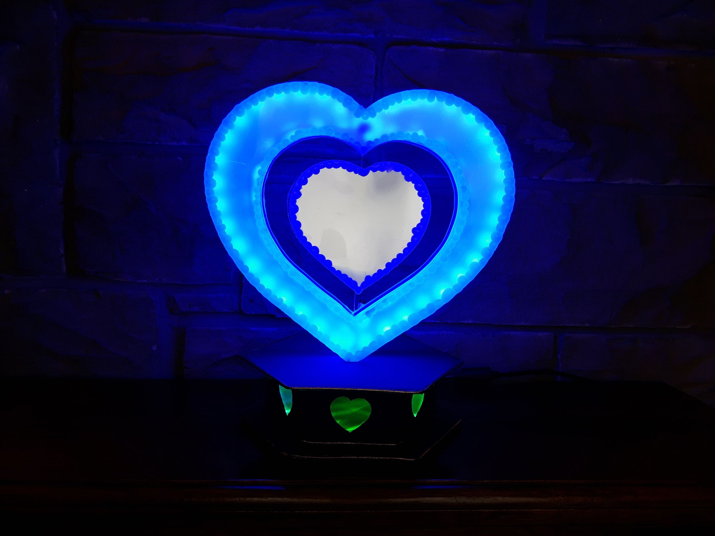 Broken LCD Recycled Into Heart Mood Light : 4 Steps (with Pictures ...