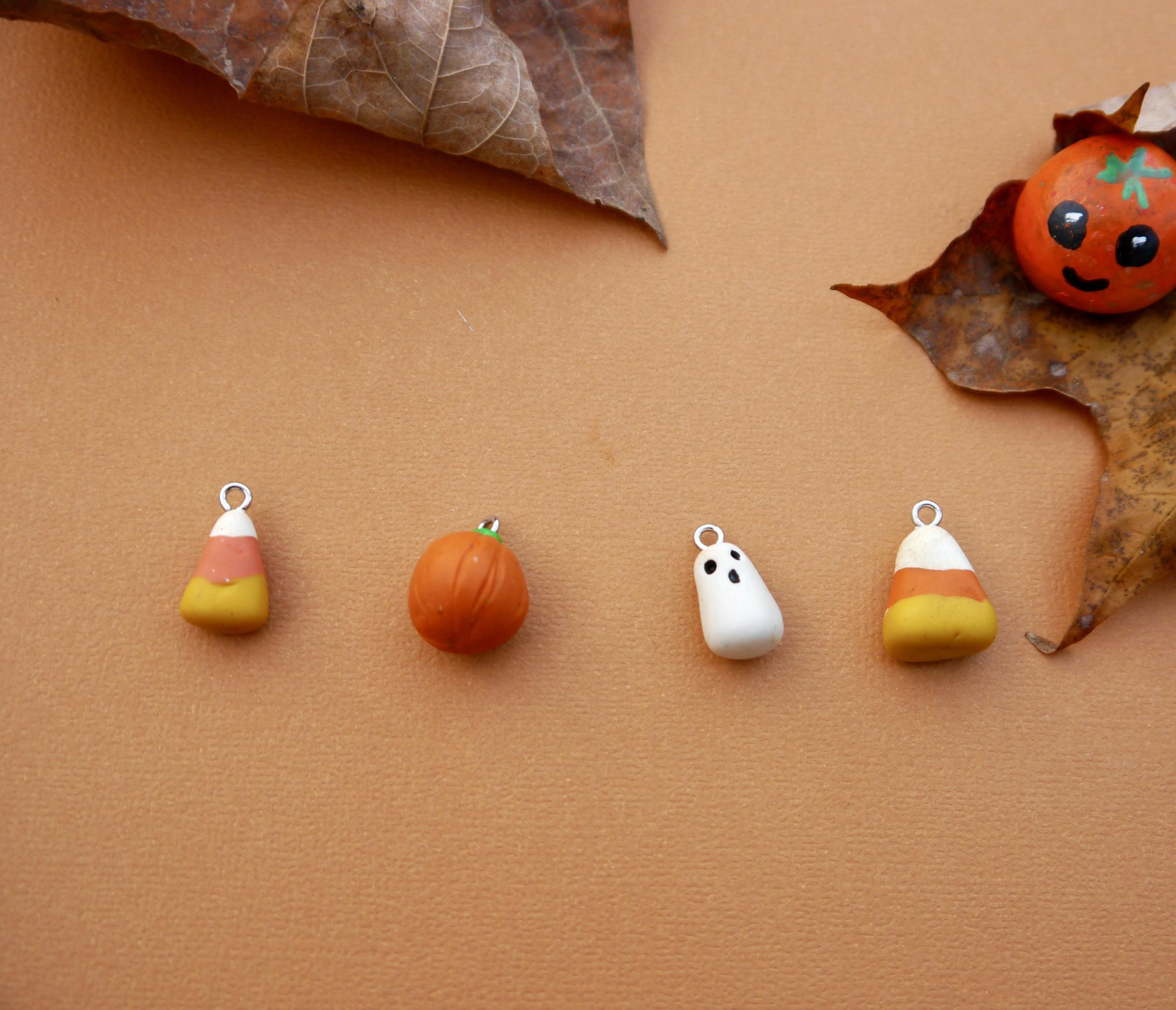 🍂🎃Halloween Scrunchie With Charms🎃🍂 : 5 Steps (with Pictures ...