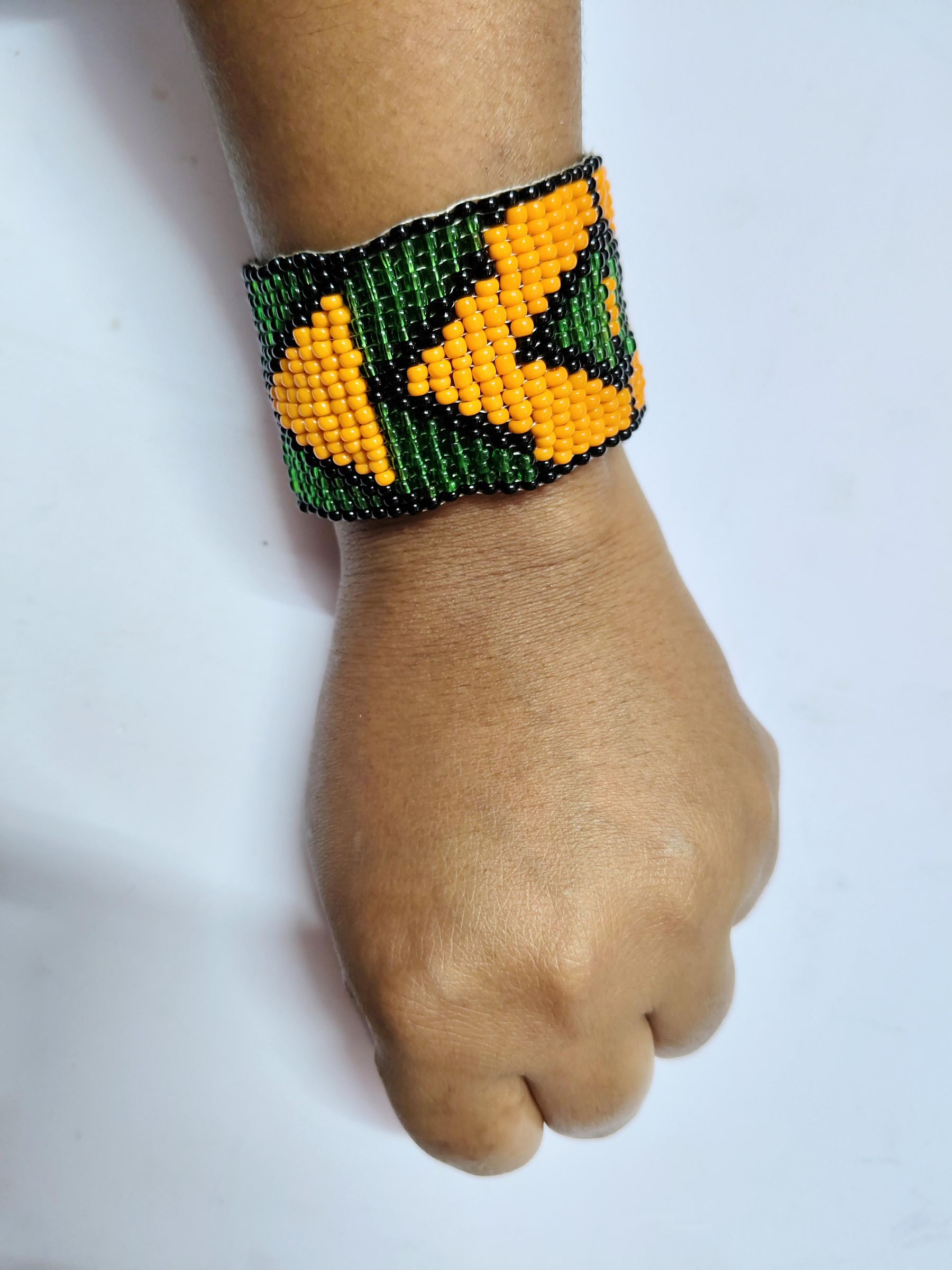 Bead Loom Bracelet : 8 Steps (with Pictures) - Instructables