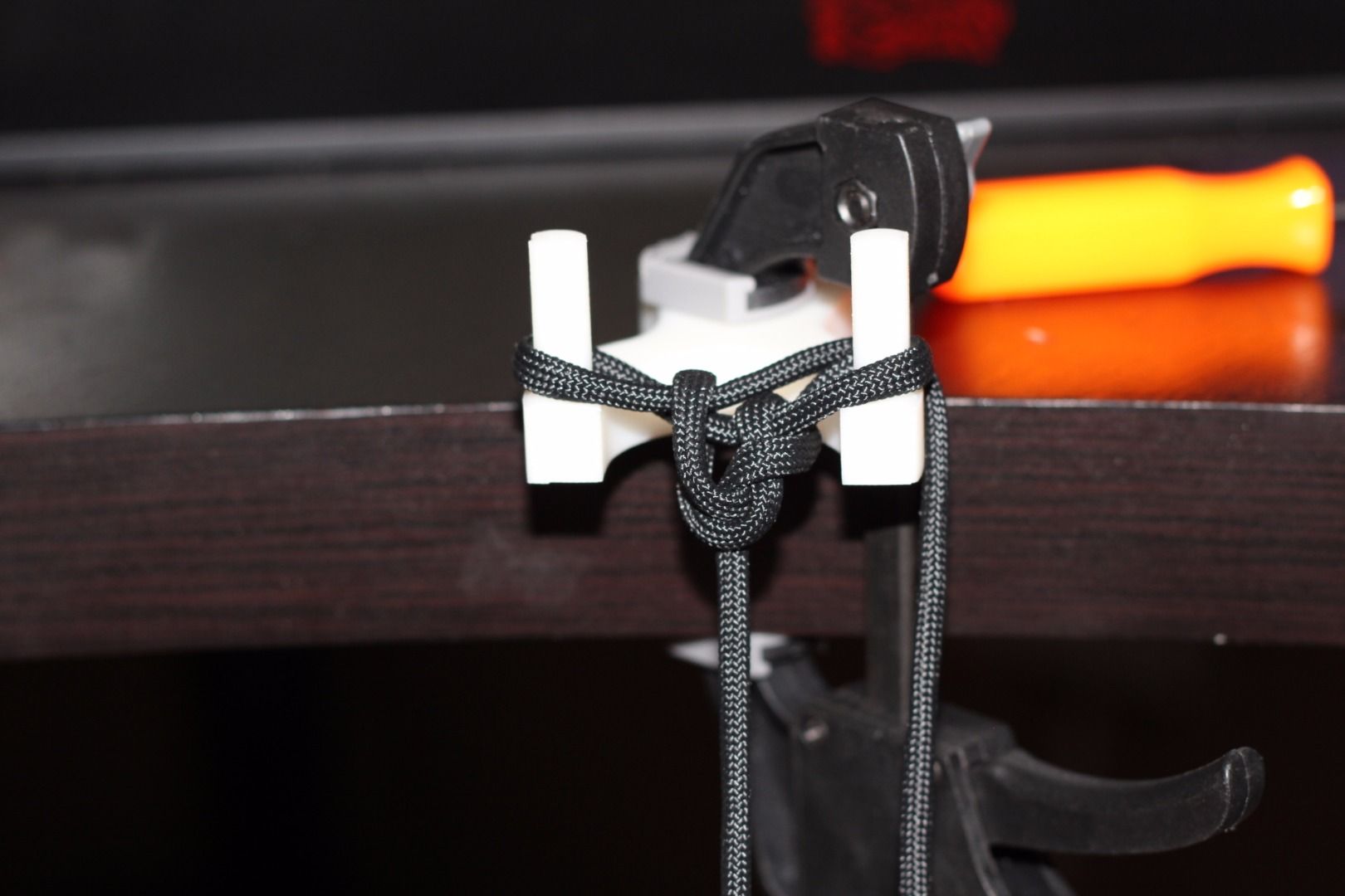 3D Printed Two Peg Spool Knitting - the Beginning : 6 Steps - Instructables