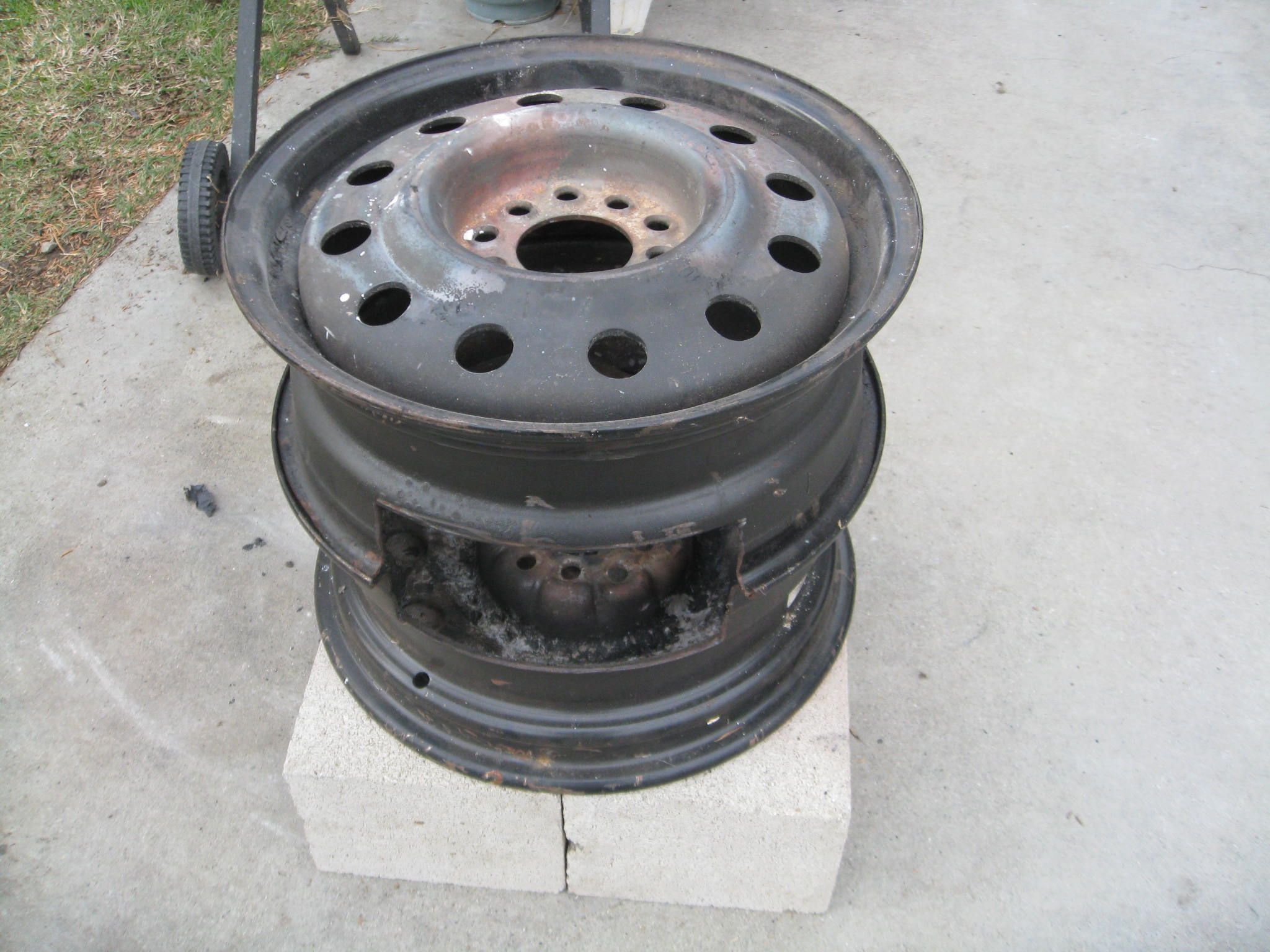 No Weld Car Rims Fire Pit. : 3 Steps (with Pictures) - Instructables