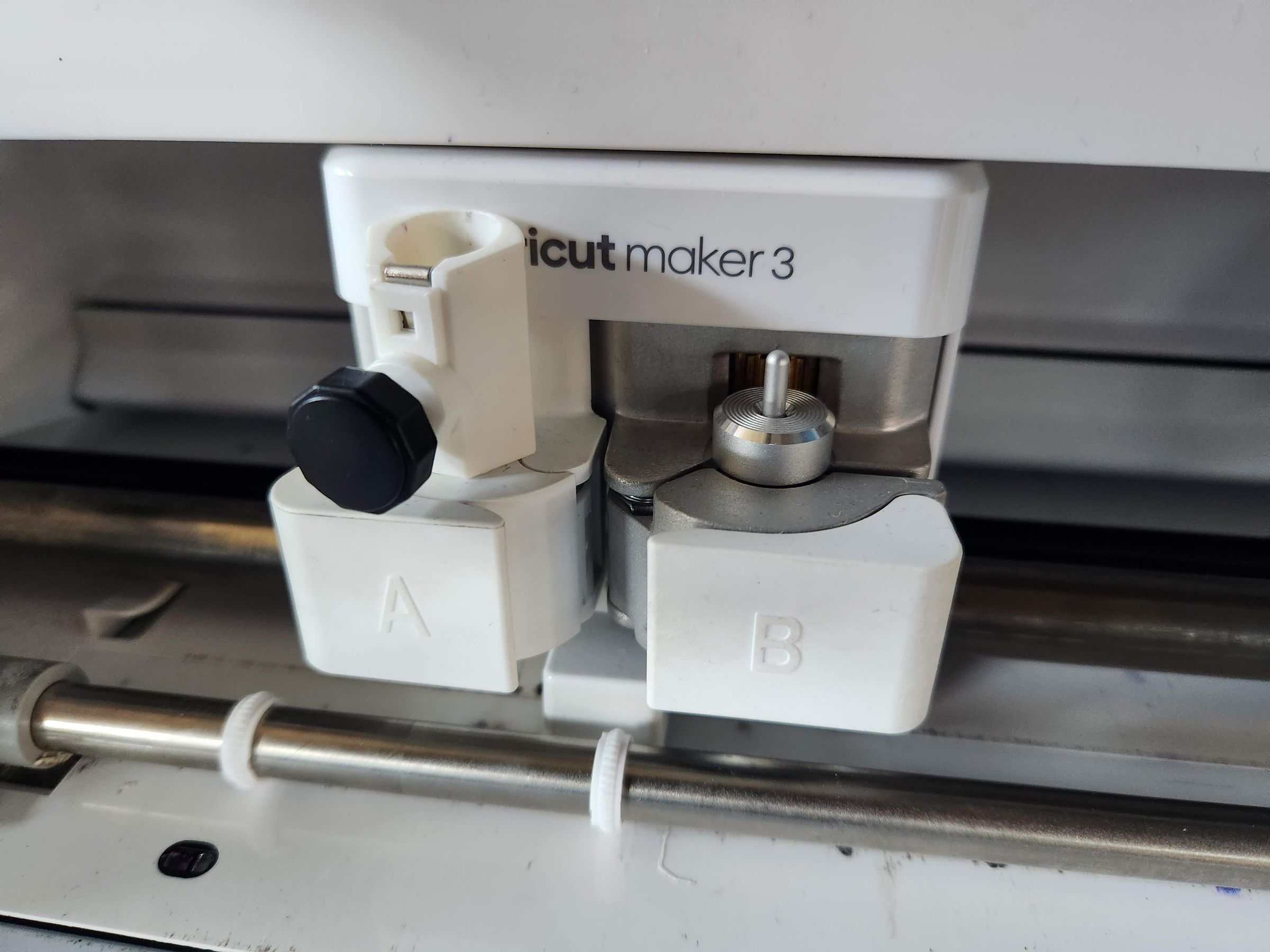 DIY Vinyl Weeding Tool Using Old Cricut Blades : 6 Steps (with Pictures ...