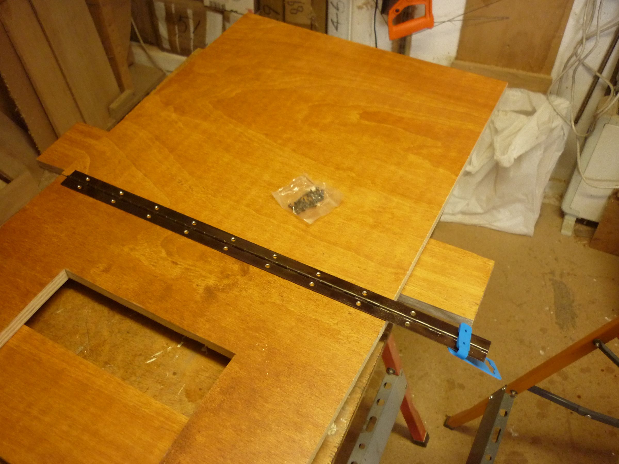 Collapsible Z-Shaped Side Table : 7 Steps (with Pictures) - Instructables