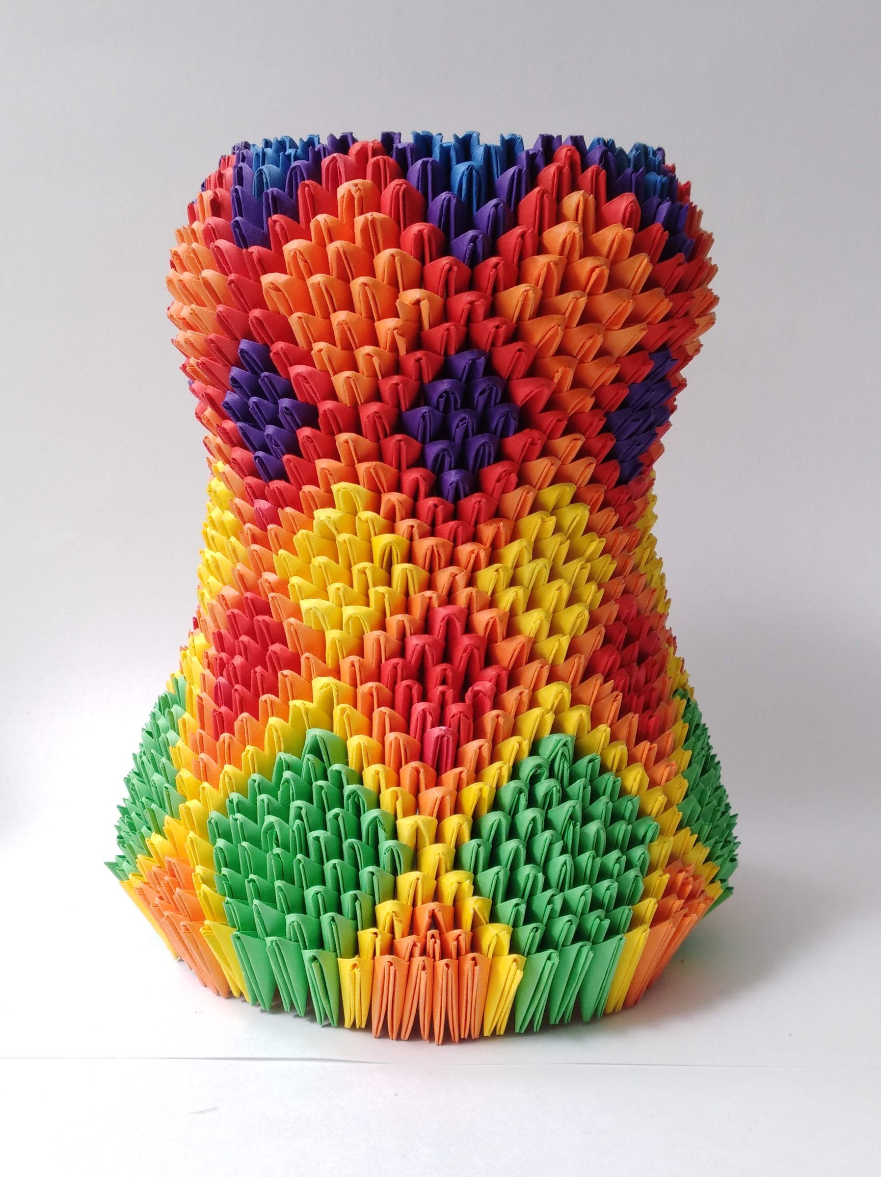 WATERPROOF Rainbow Origami Vase : 7 Steps (with Pictures) - Instructables