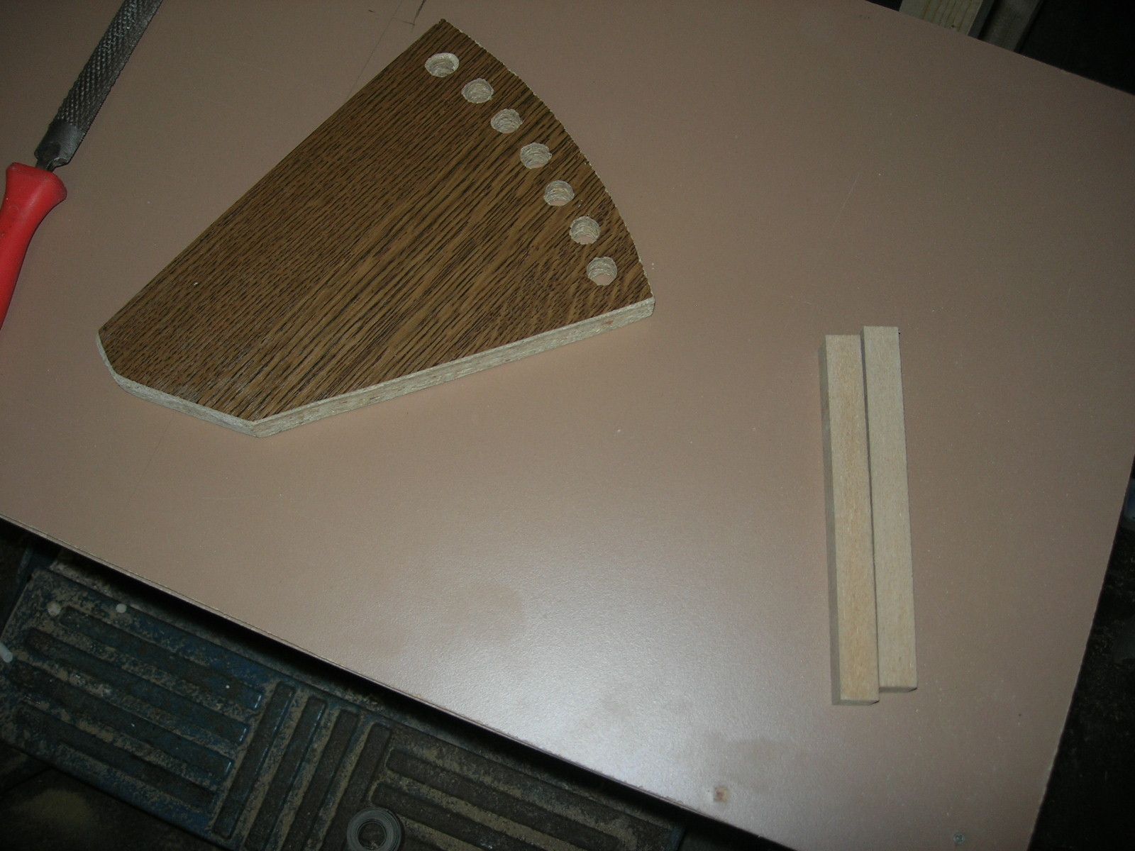 Adjustable Drafting Table With Basic Tools and Materials : 4 Steps ...