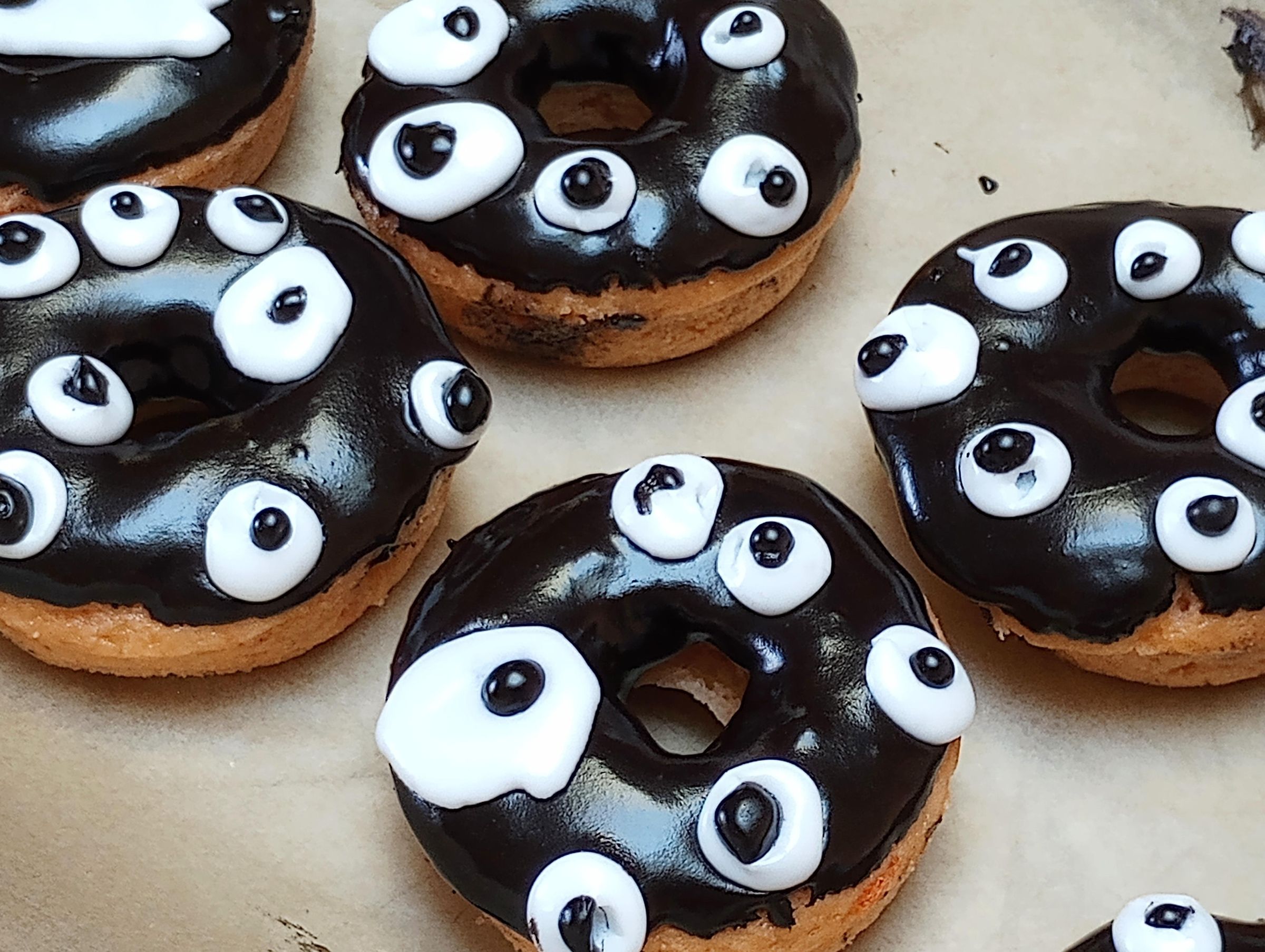 Easy Eyeball Doughnuts : 6 Steps (with Pictures) - Instructables