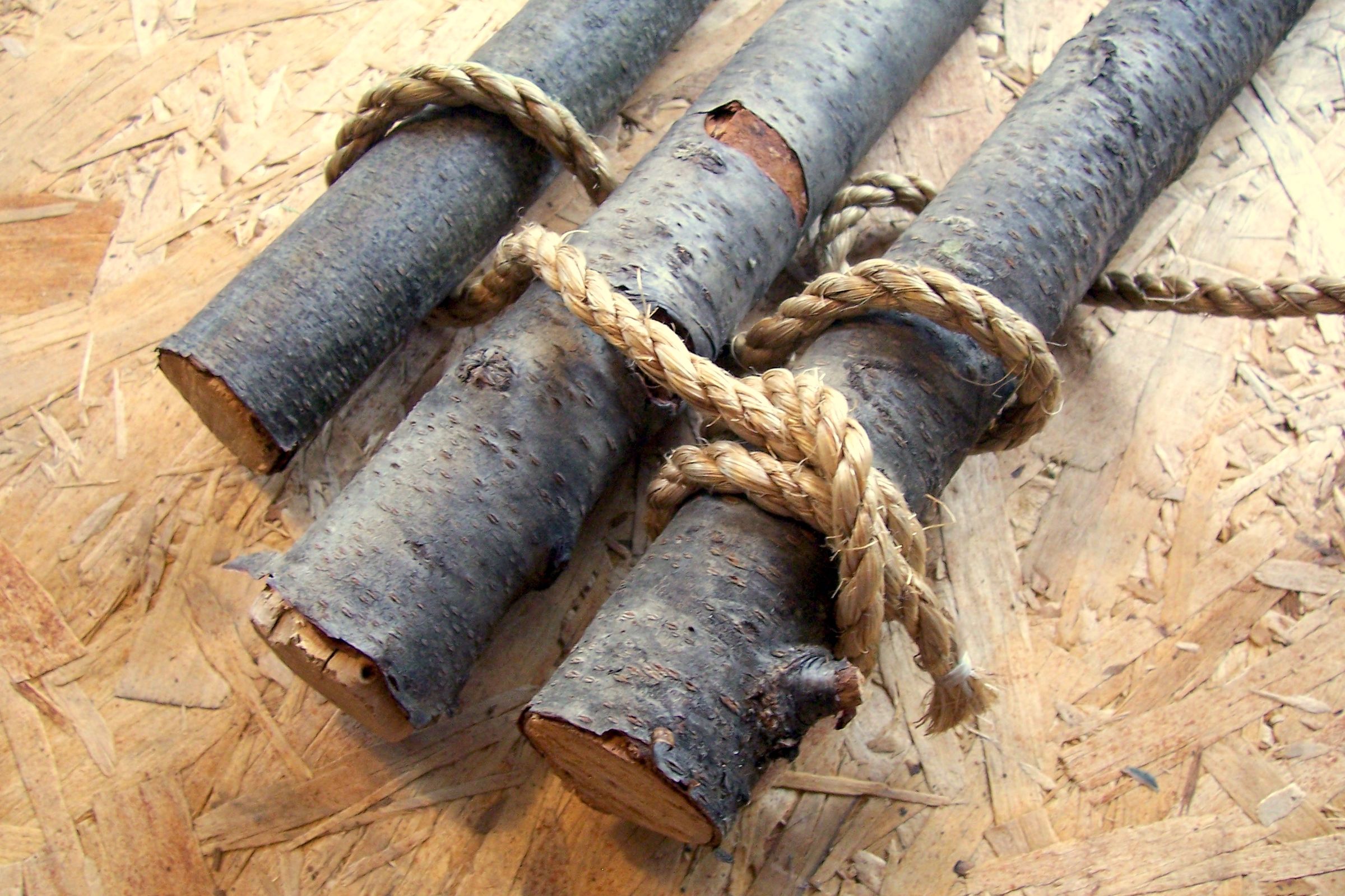 Rustic Hammock-Style Wilderness Chair : 15 Steps (with Pictures ...