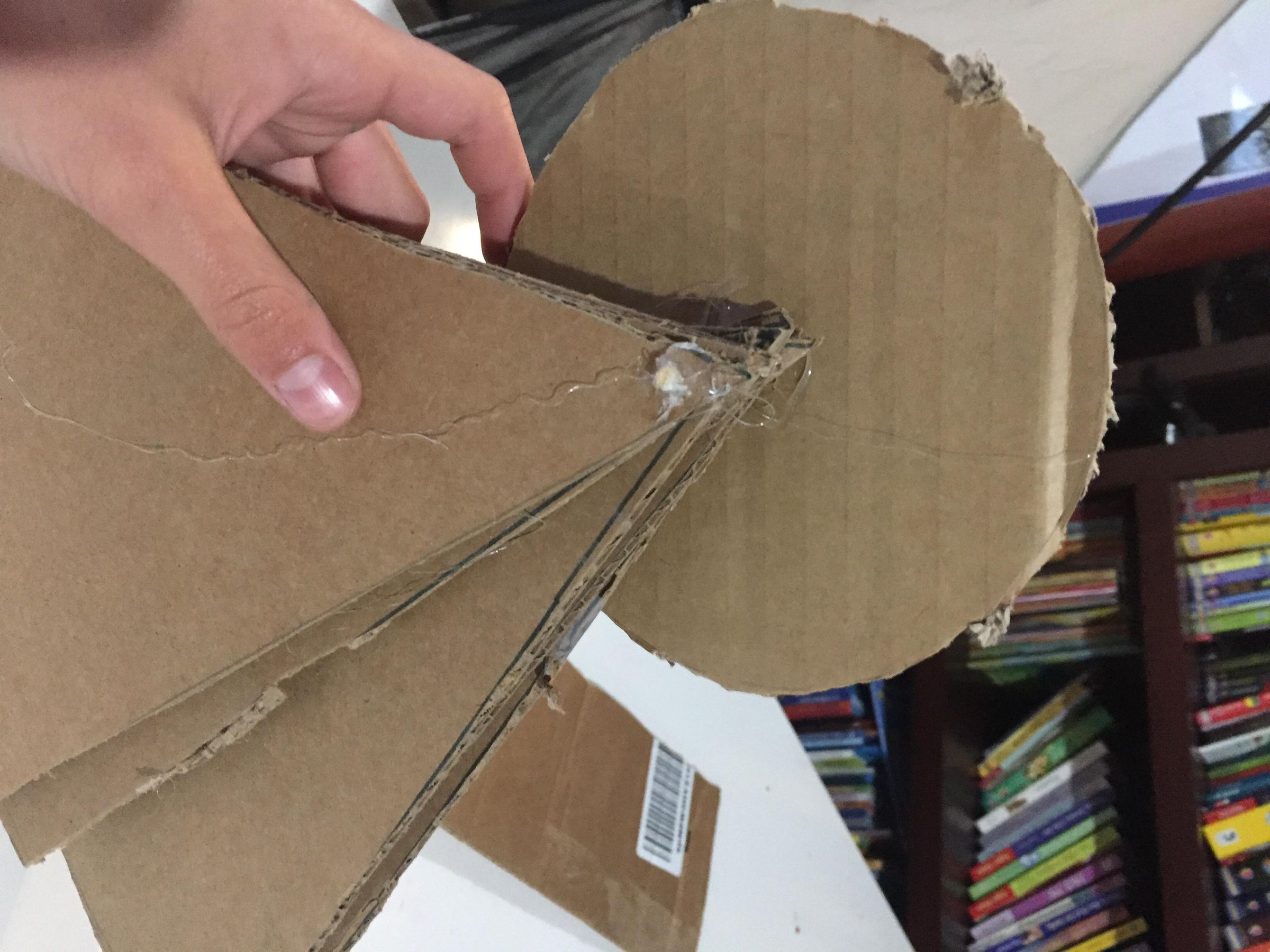 Big Cardboard Expandable Shield : 8 Steps - Instructables