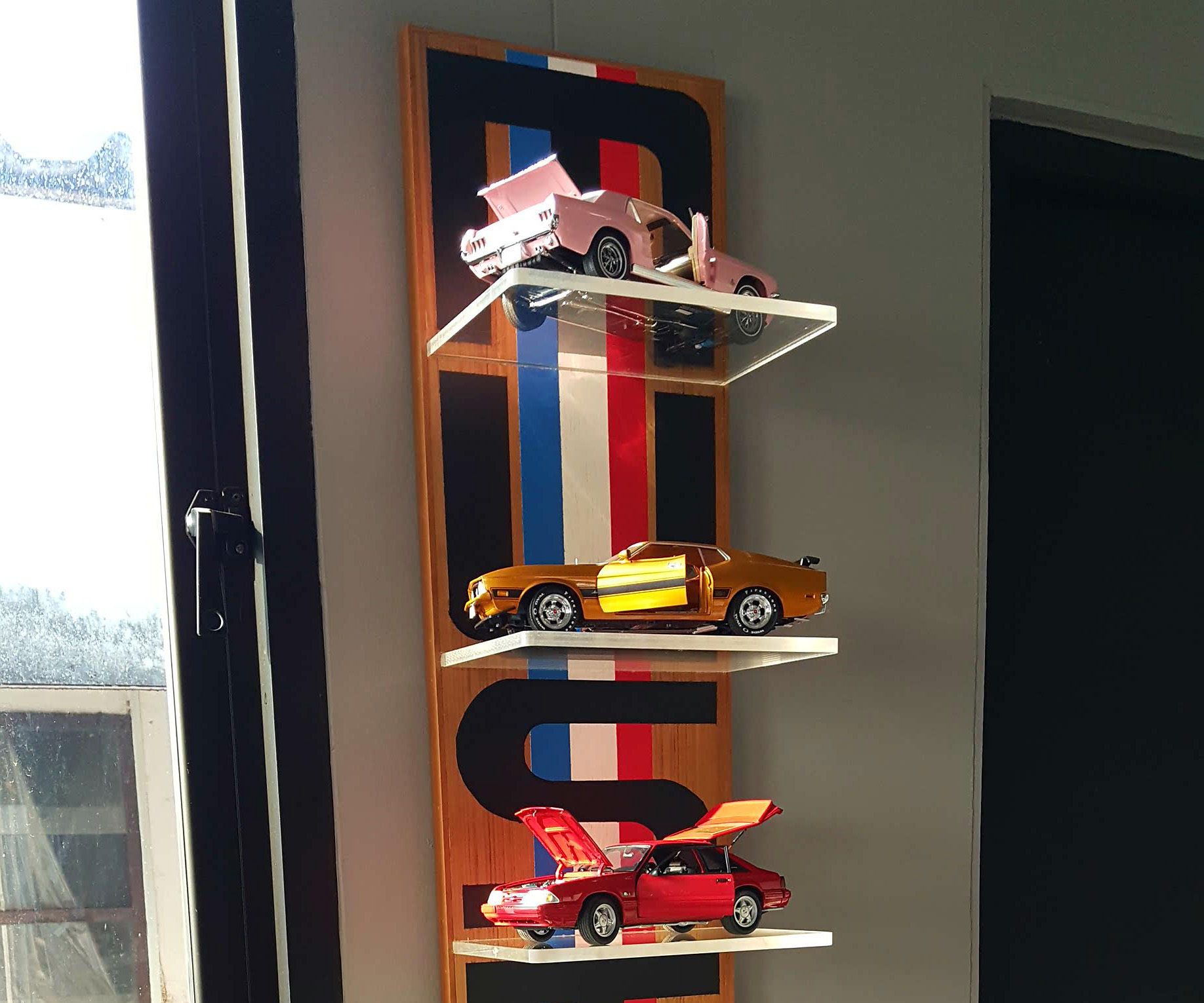 MUSTANGs Shelf : 3 Steps (with Pictures) - Instructables