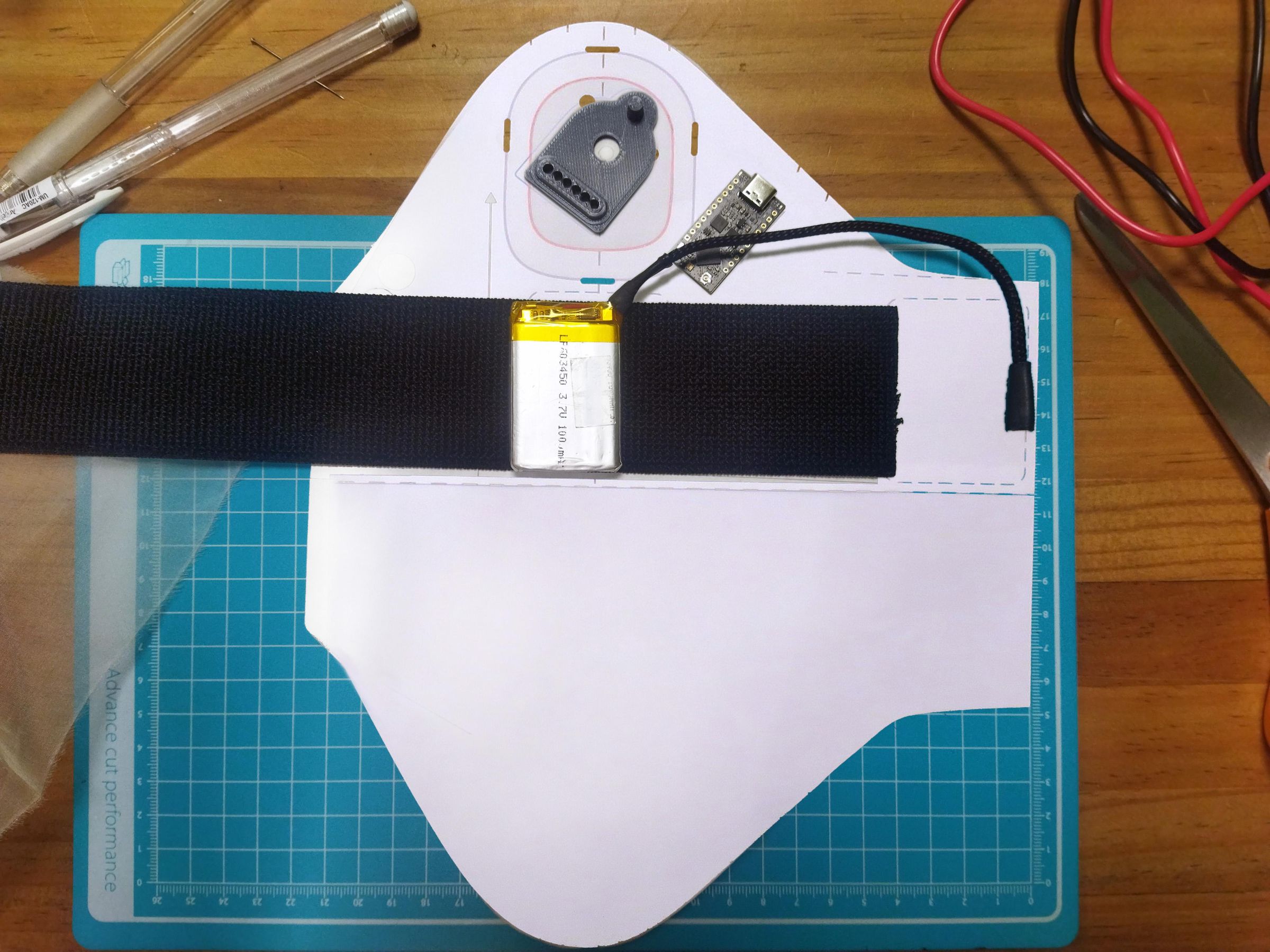 ‘HYBRID’ VR Data Gloves for Meta Quest + Vive Puck : 10 Steps (with ...