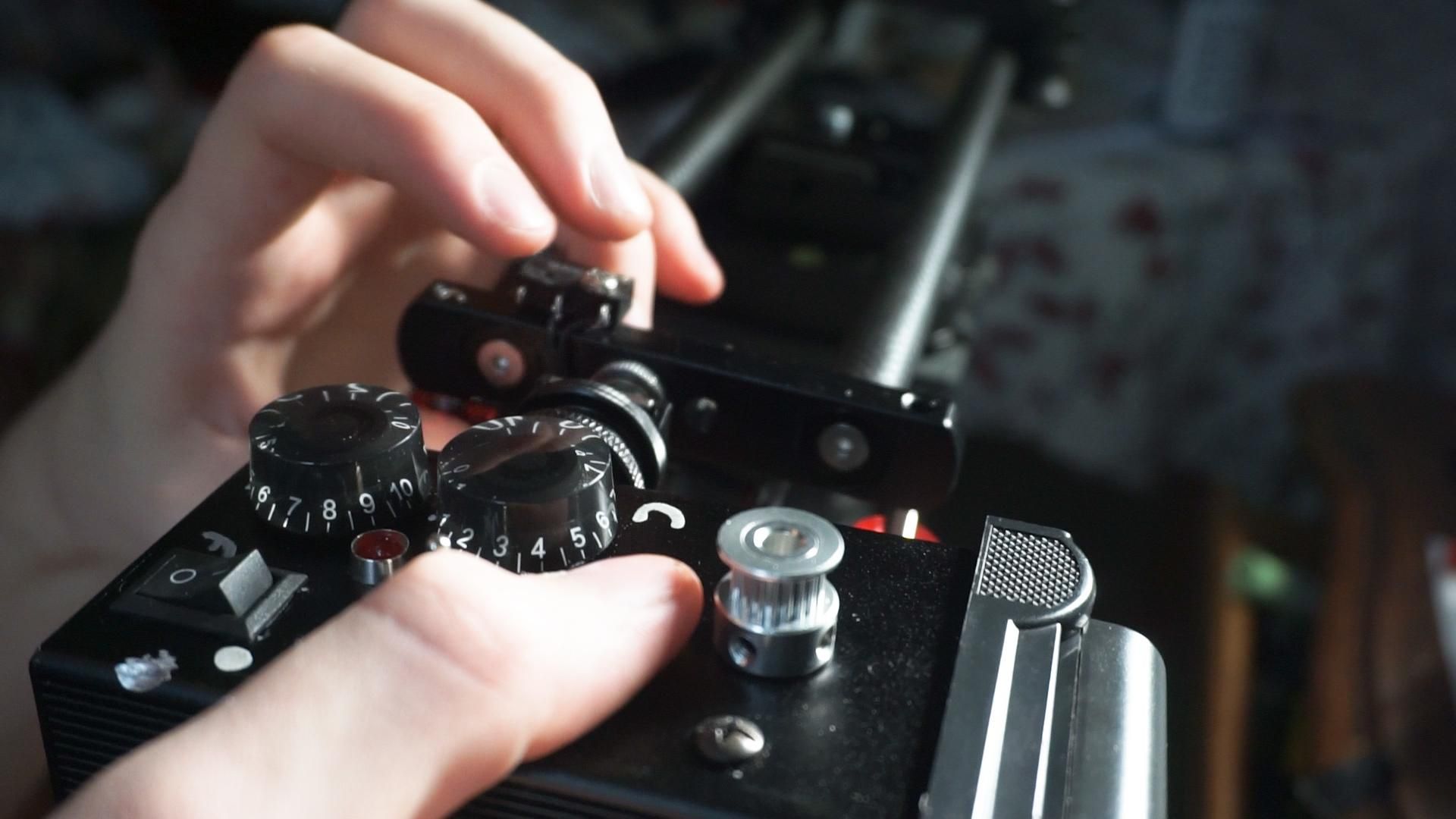 How to Motorize a Camera Slider (Battery Powered) : 11 Steps (with ...