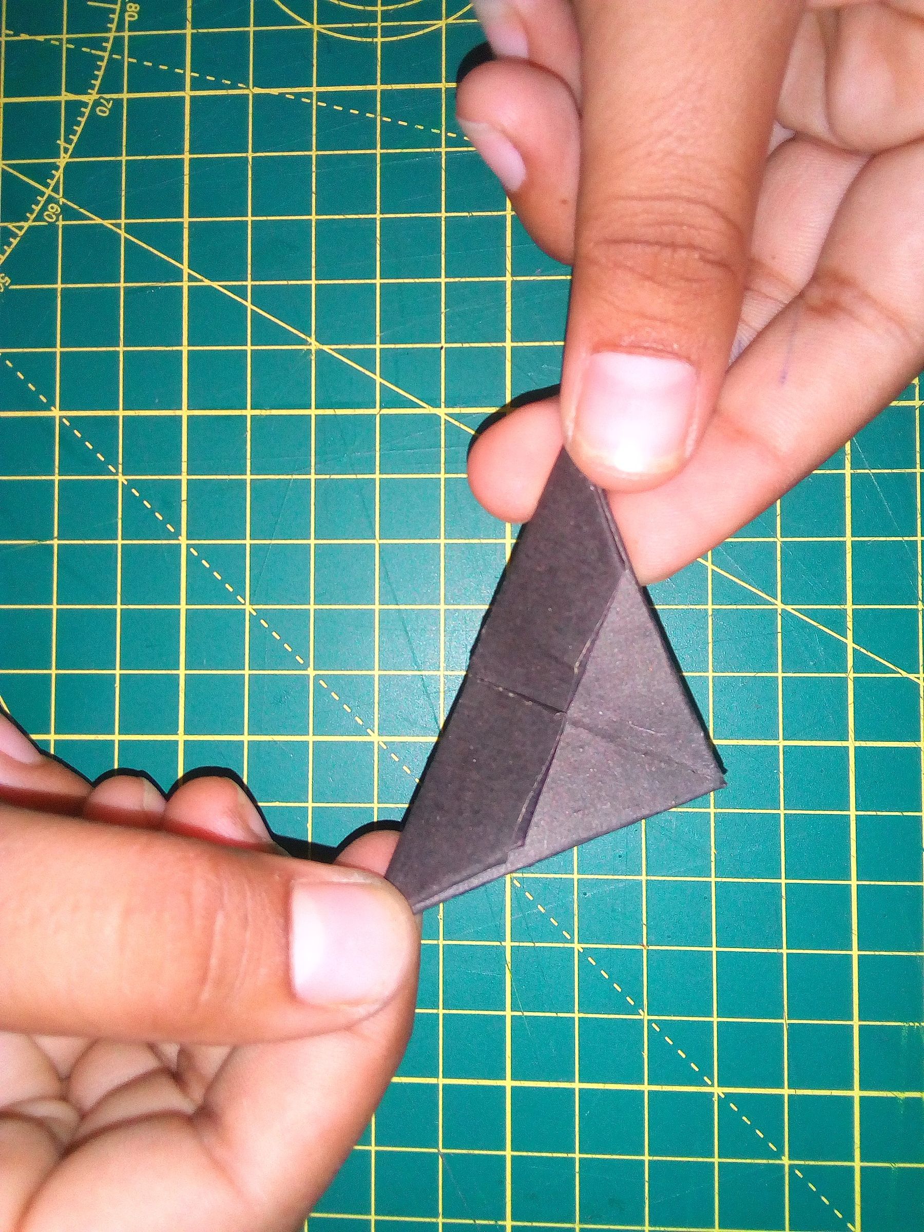 Origami Key Chain : 9 Steps (with Pictures) - Instructables