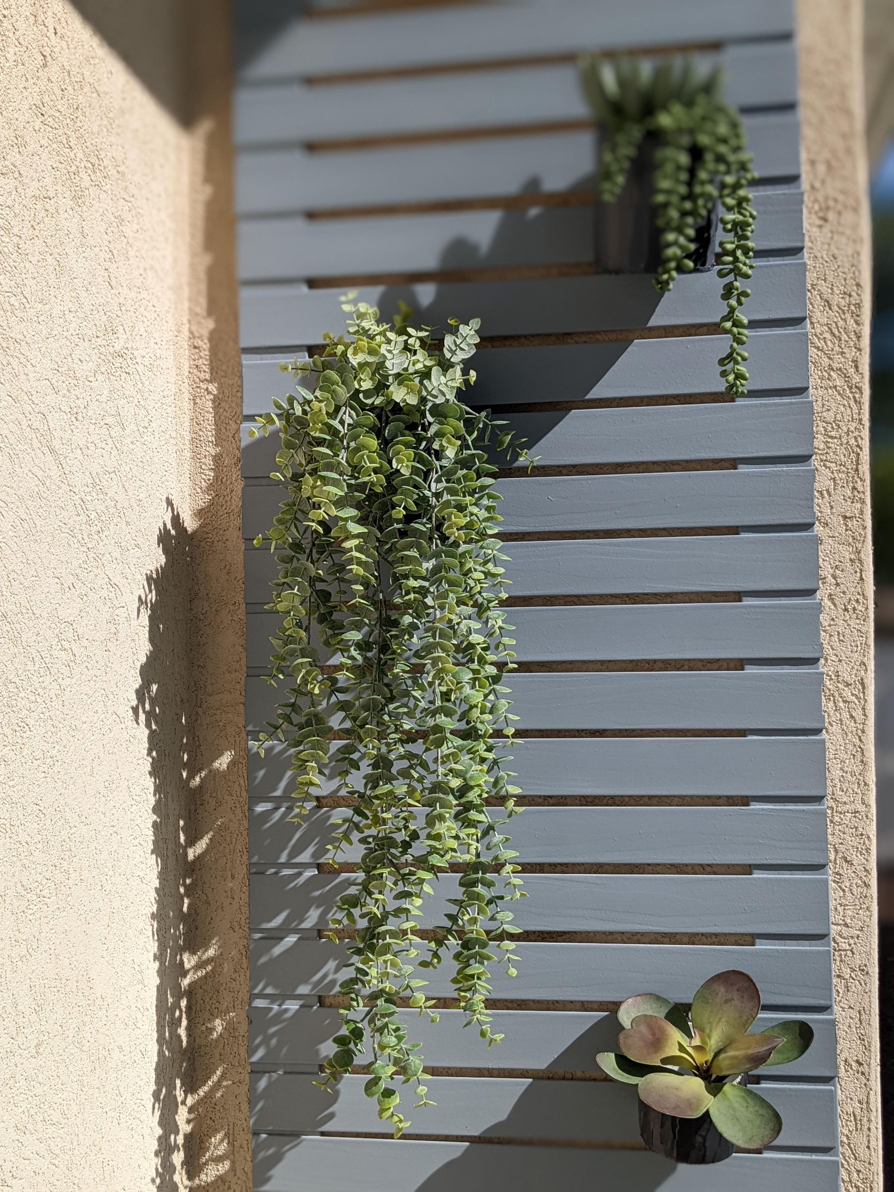 Repurpose Vinyl Blinds Into Modern Slatted Planter Wall : 12 Steps ...
