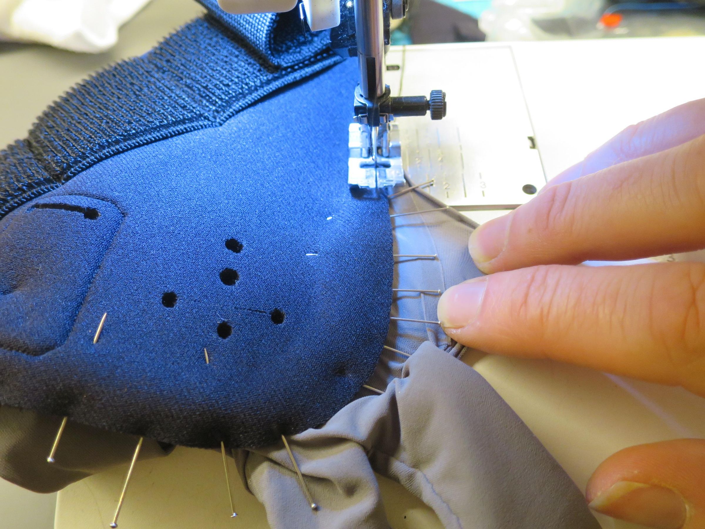 ‘HYBRID’ VR Data Gloves for Meta Quest + Vive Puck : 10 Steps (with ...