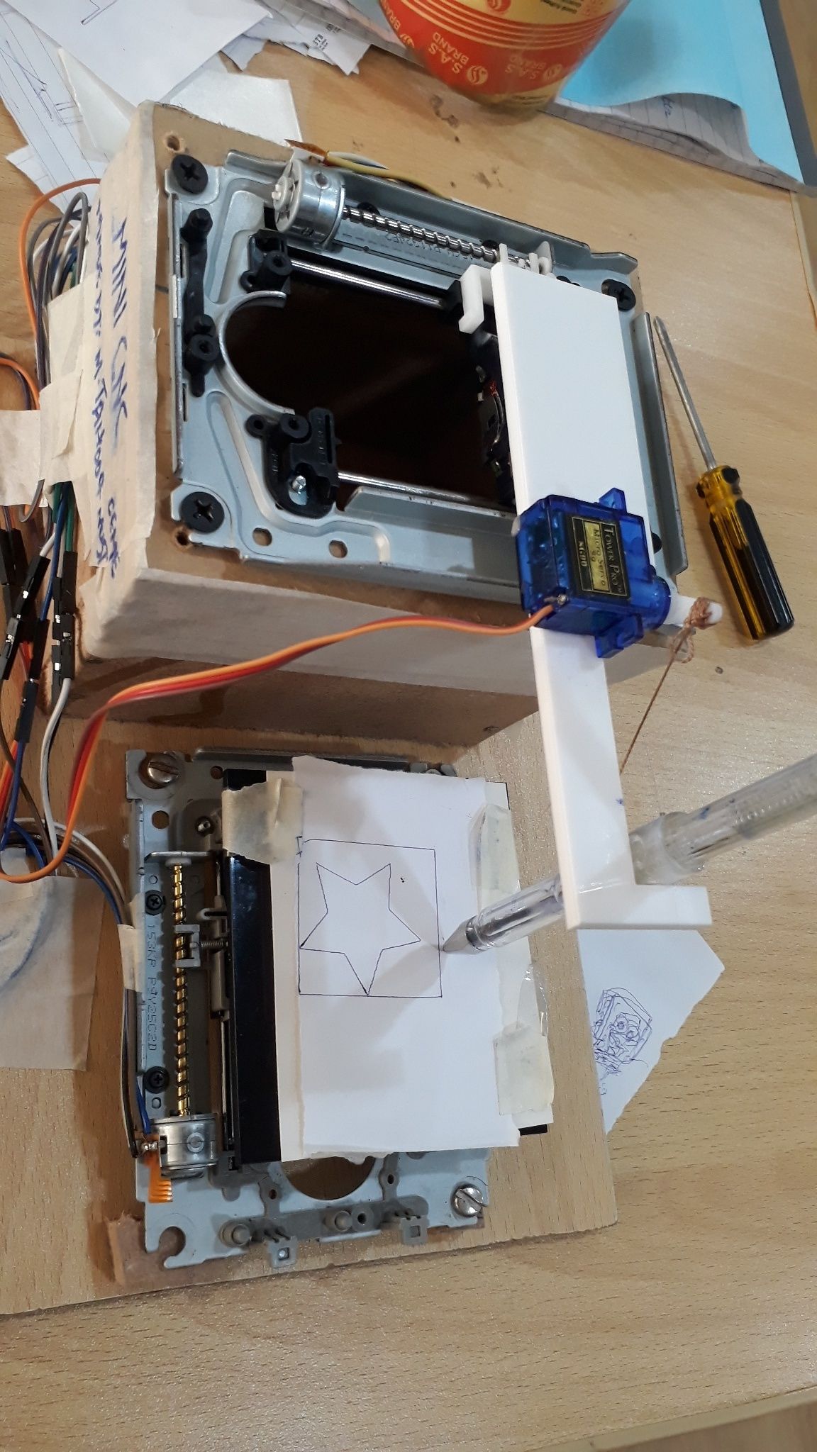 How to Make Mini CNC 2D Plotter Using Scrap DVD Drive, L293d Motor ...