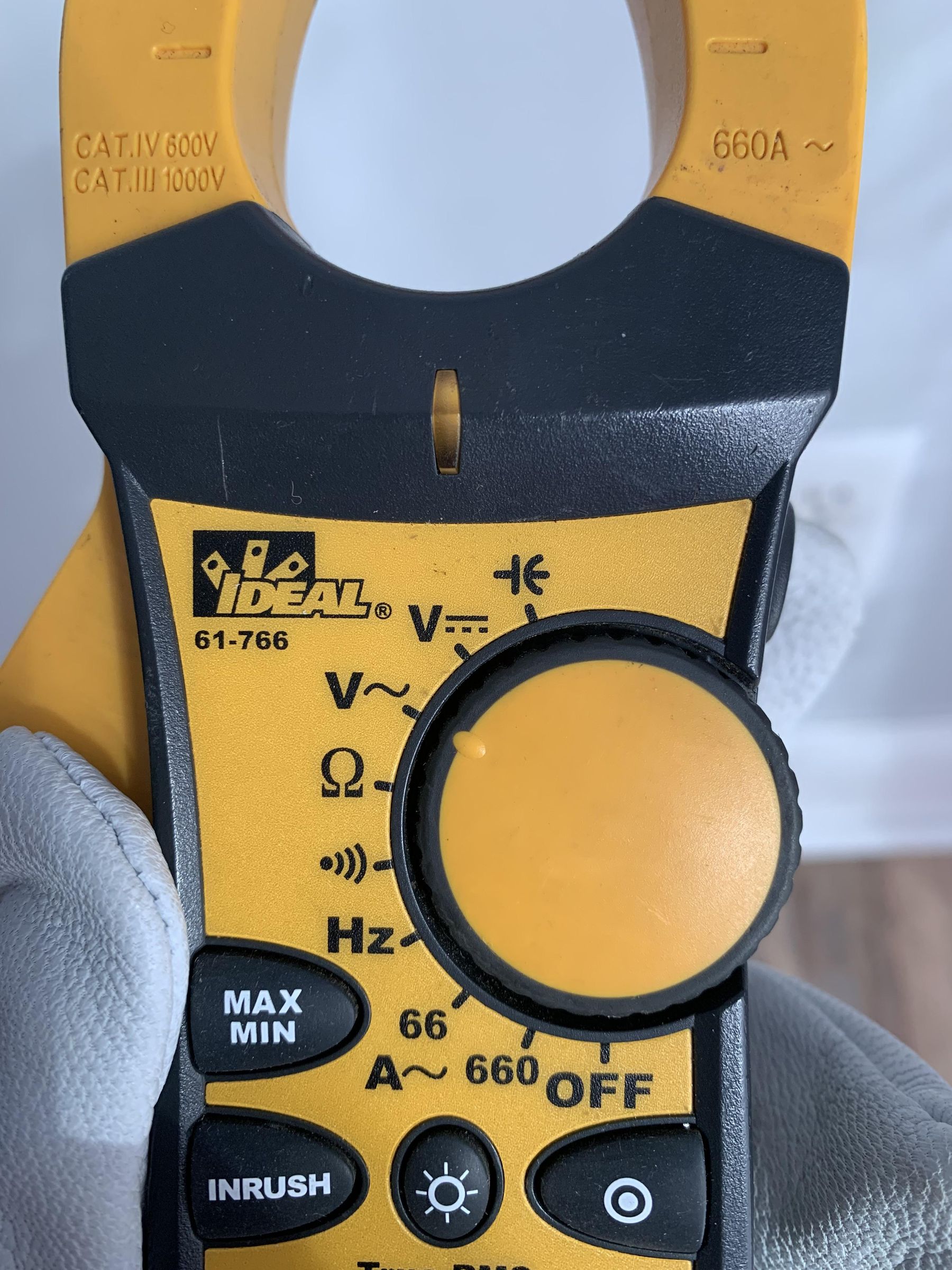 Taking a Voltage Measurement With an Ideal Voltmeter : 9 Steps ...