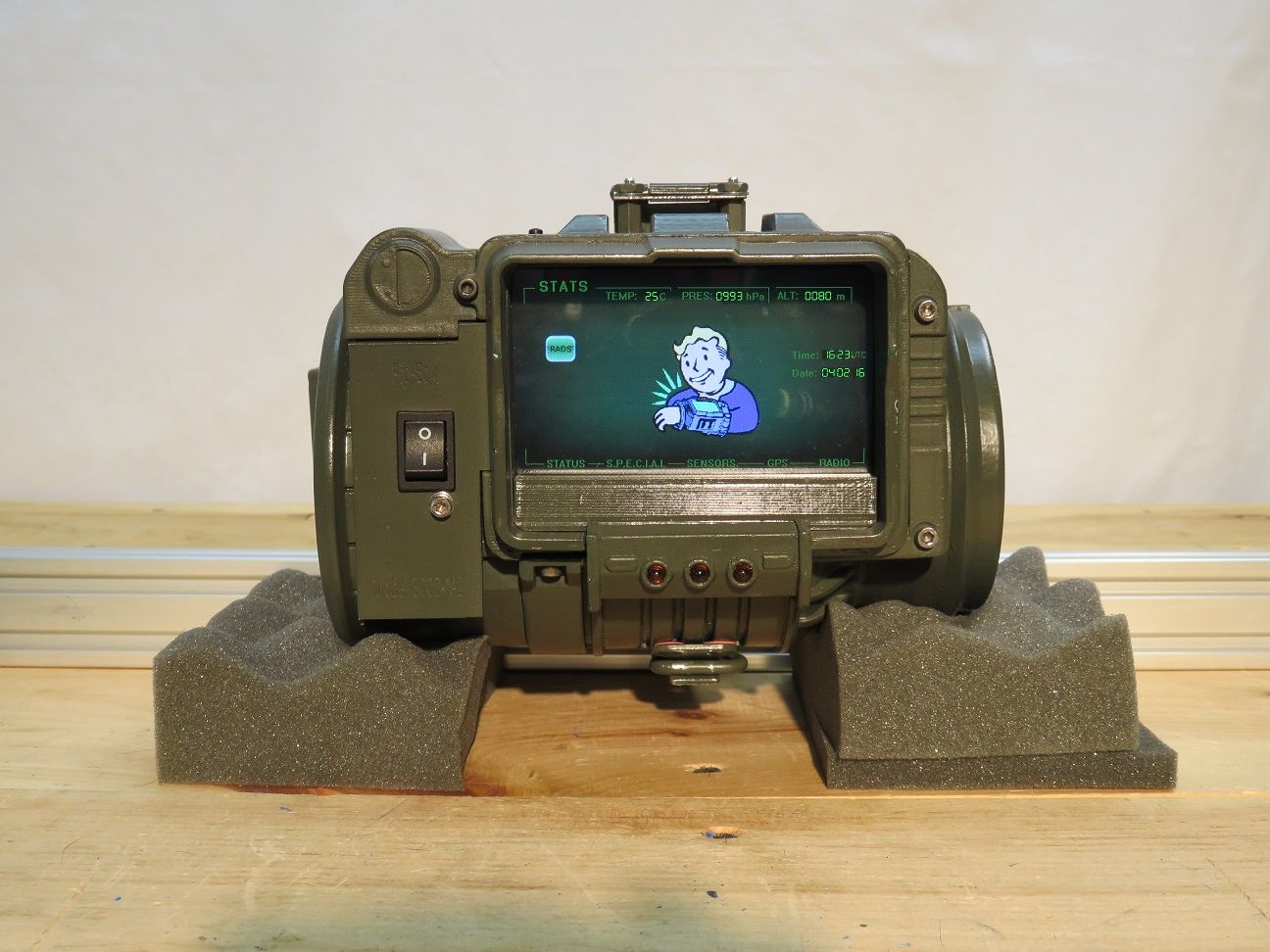 Pip-boy 3000 Mark II : 21 Steps (with Pictures) - Instructables