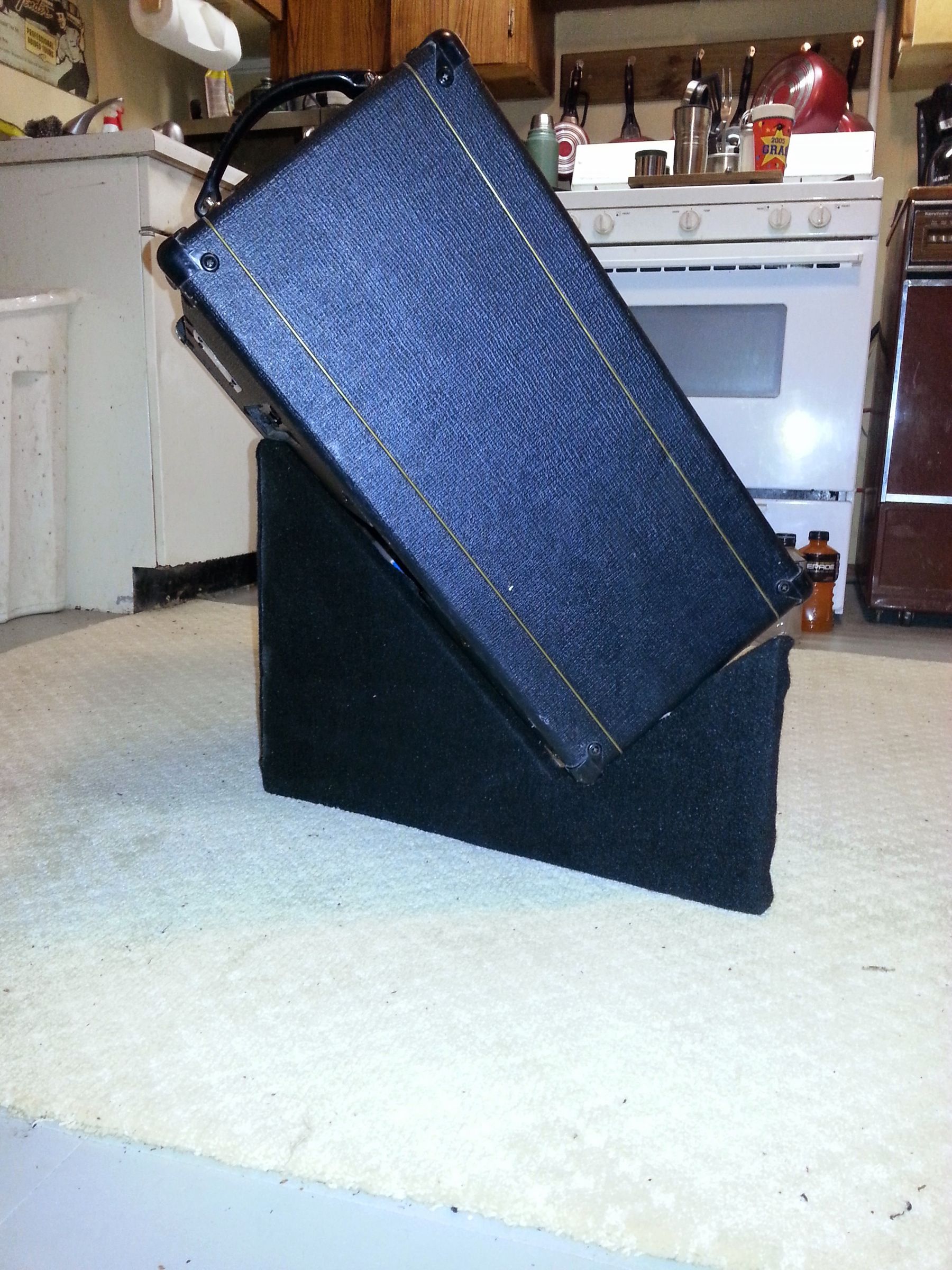 Portable Guitar Amp Stand : 6 Steps - Instructables