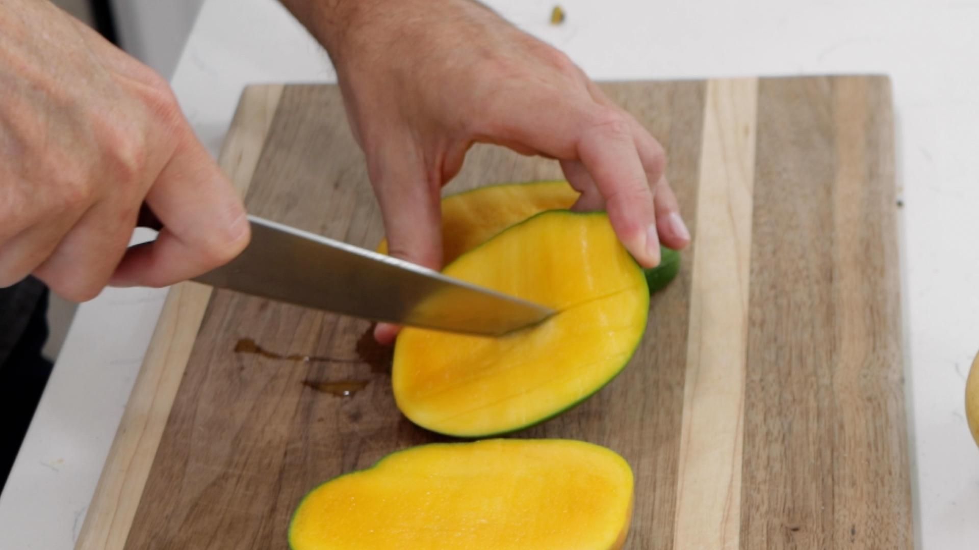 How to Eat a Mango : 7 Steps (with Pictures) - Instructables