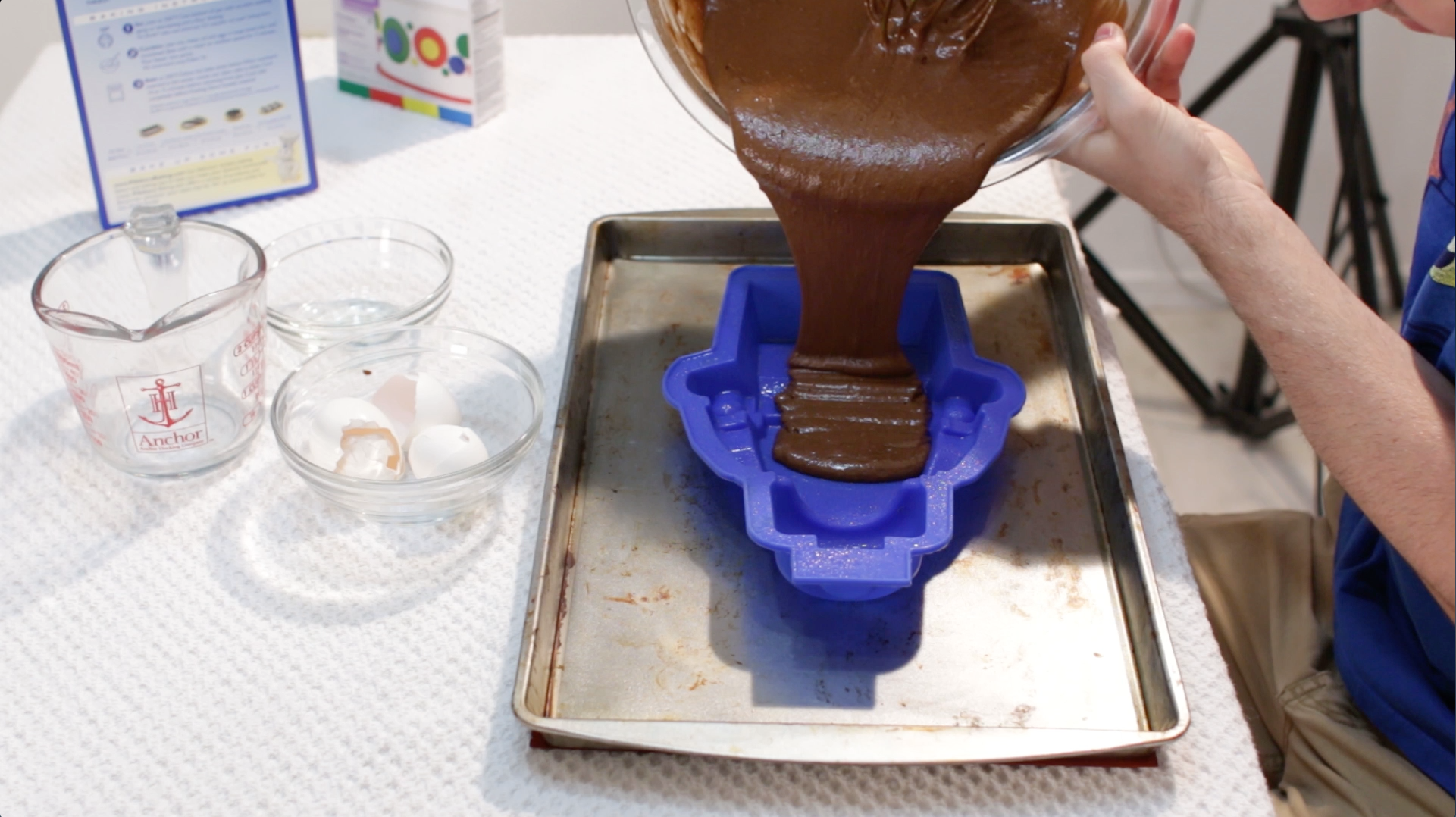 Make a Lego Man Cake : 13 Steps (with Pictures) - Instructables