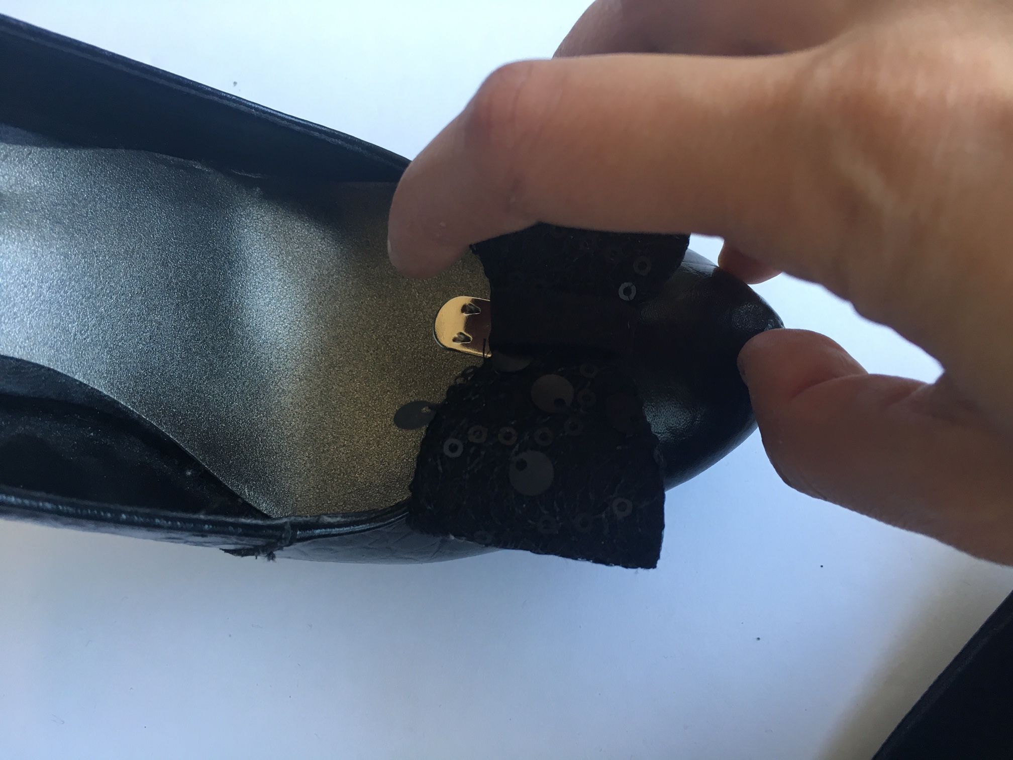 DIY Shoe Clips : 5 Steps (with Pictures) - Instructables