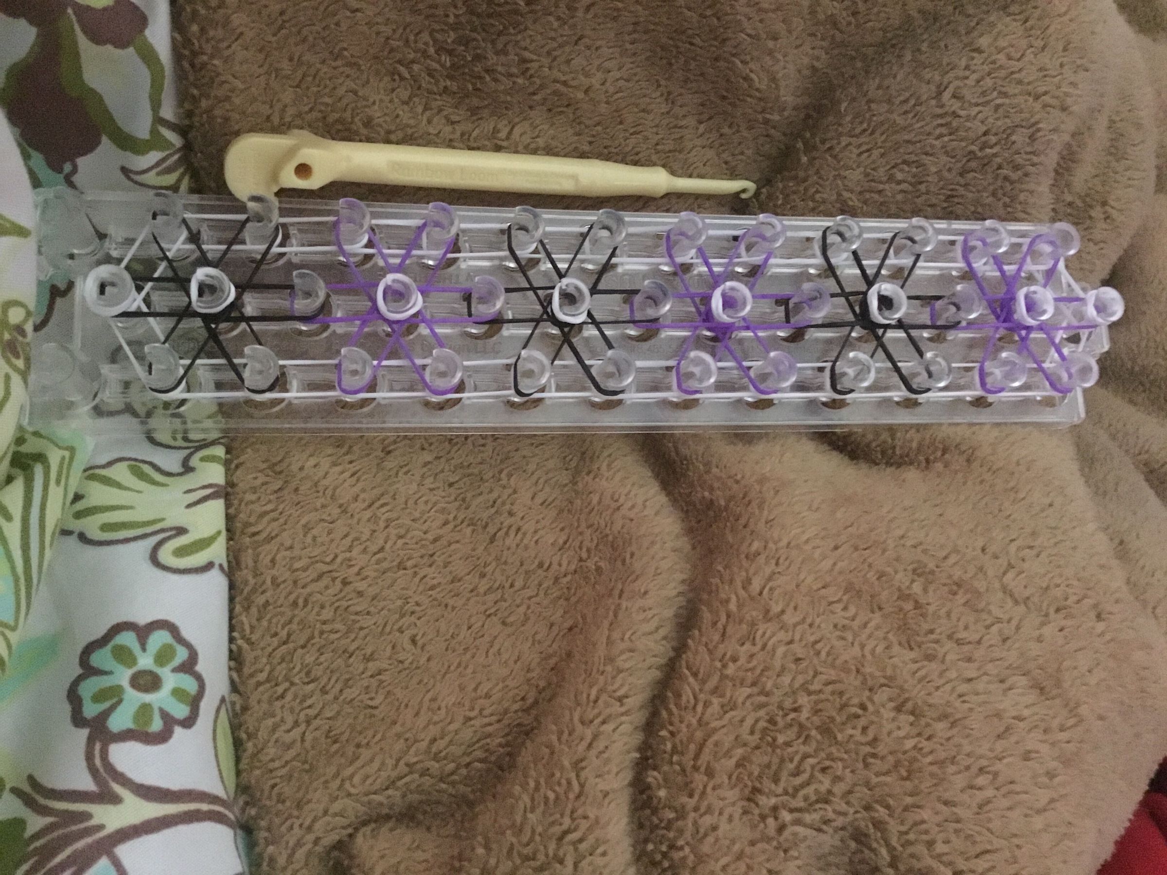 Starburst Rainbow Loom Bracelet : 13 Steps (with Pictures) - Instructables