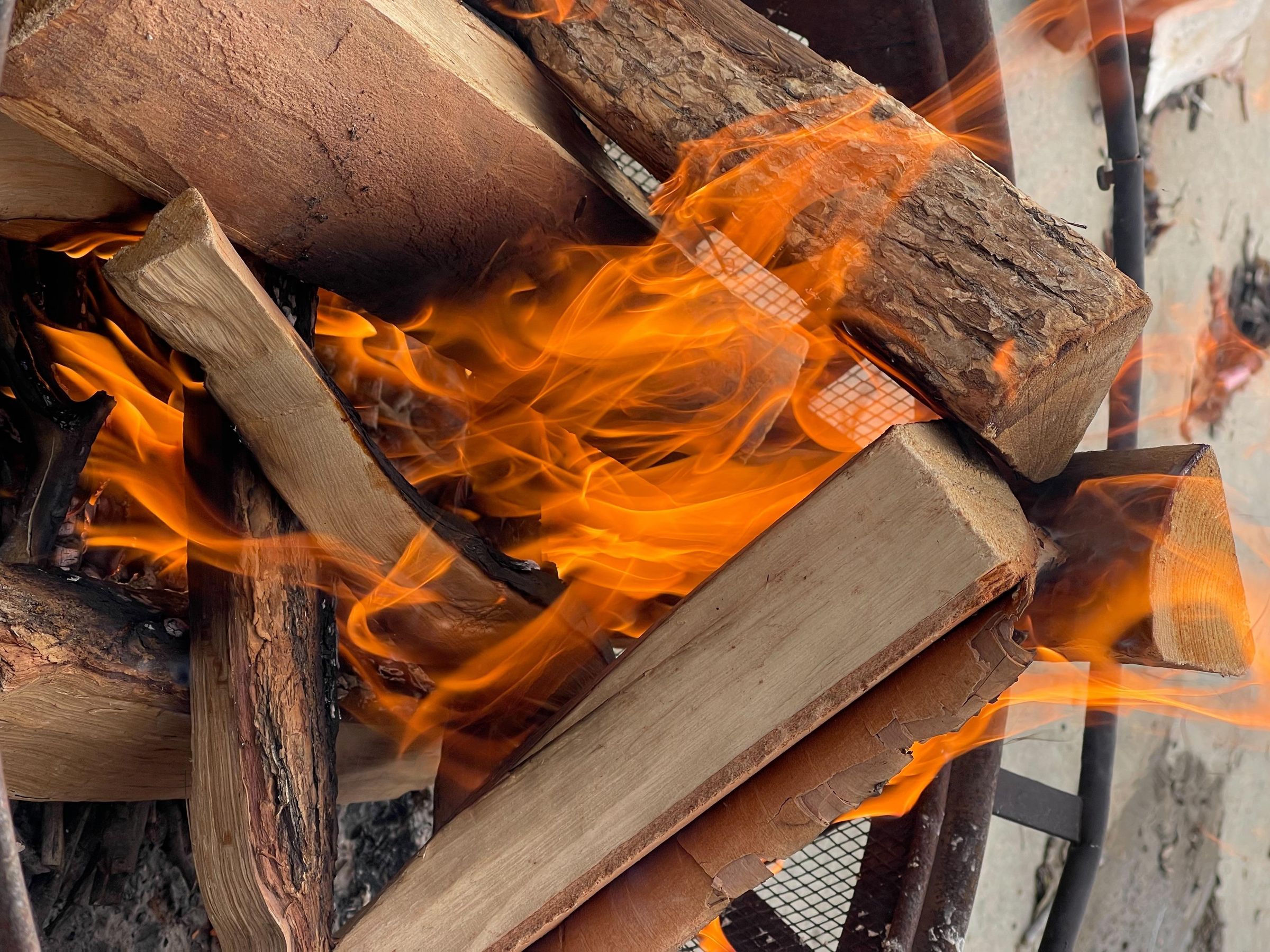 How to Build a Camp Fire : 4 Steps - Instructables