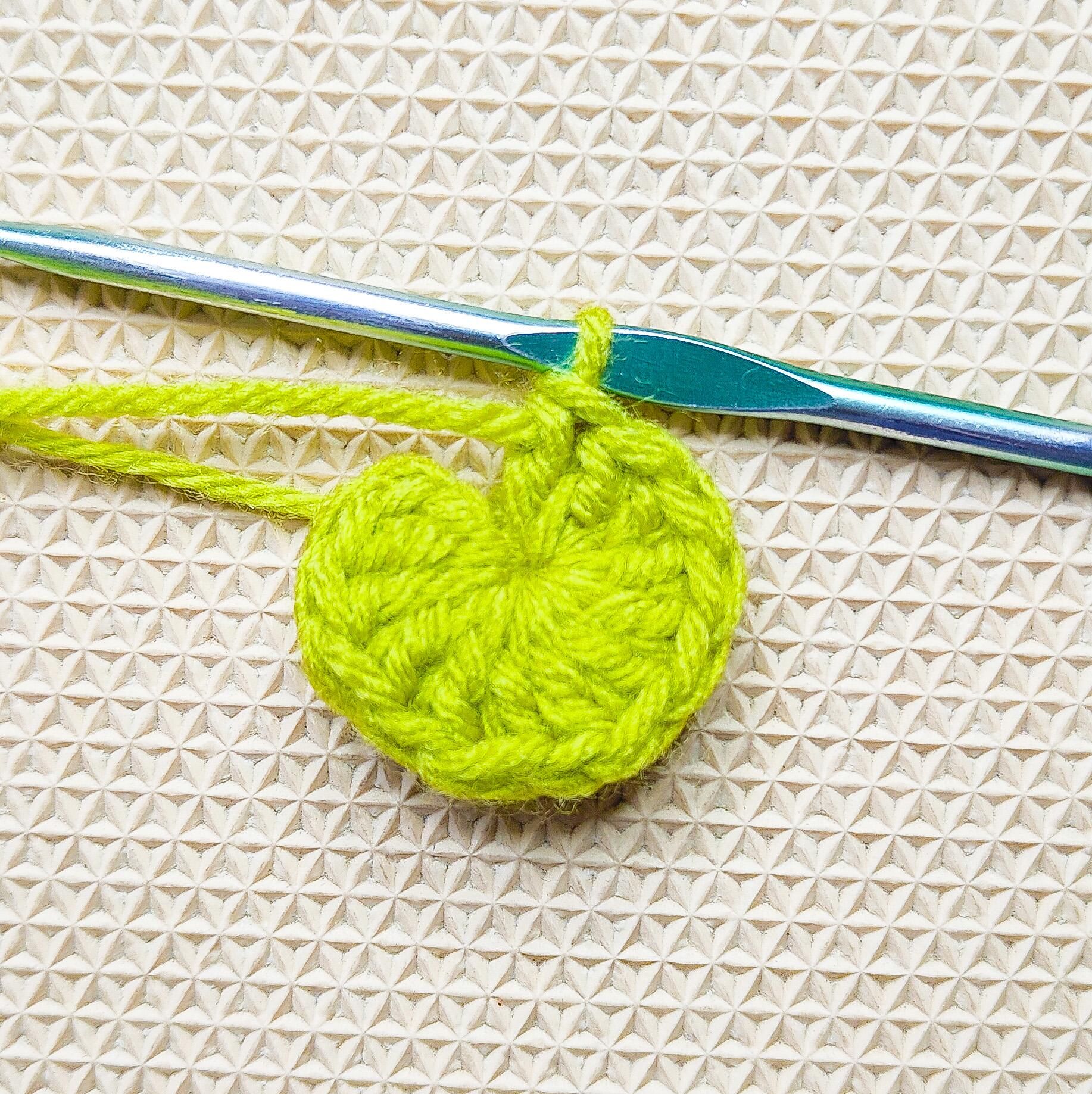 Seamless Solid Crochet Circle to Granny Square Pattern : 6 Steps (with ...