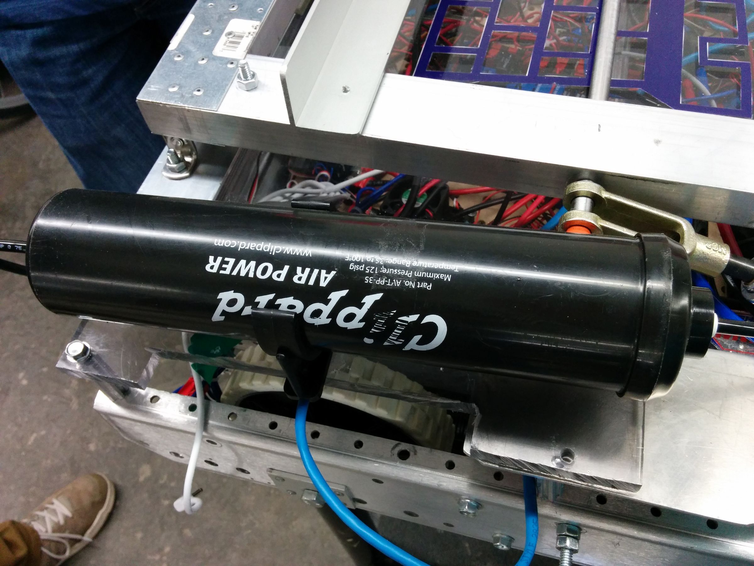 How to Create a Pneumatic System for (F.I.R.S.T) Robots : 7 Steps ...