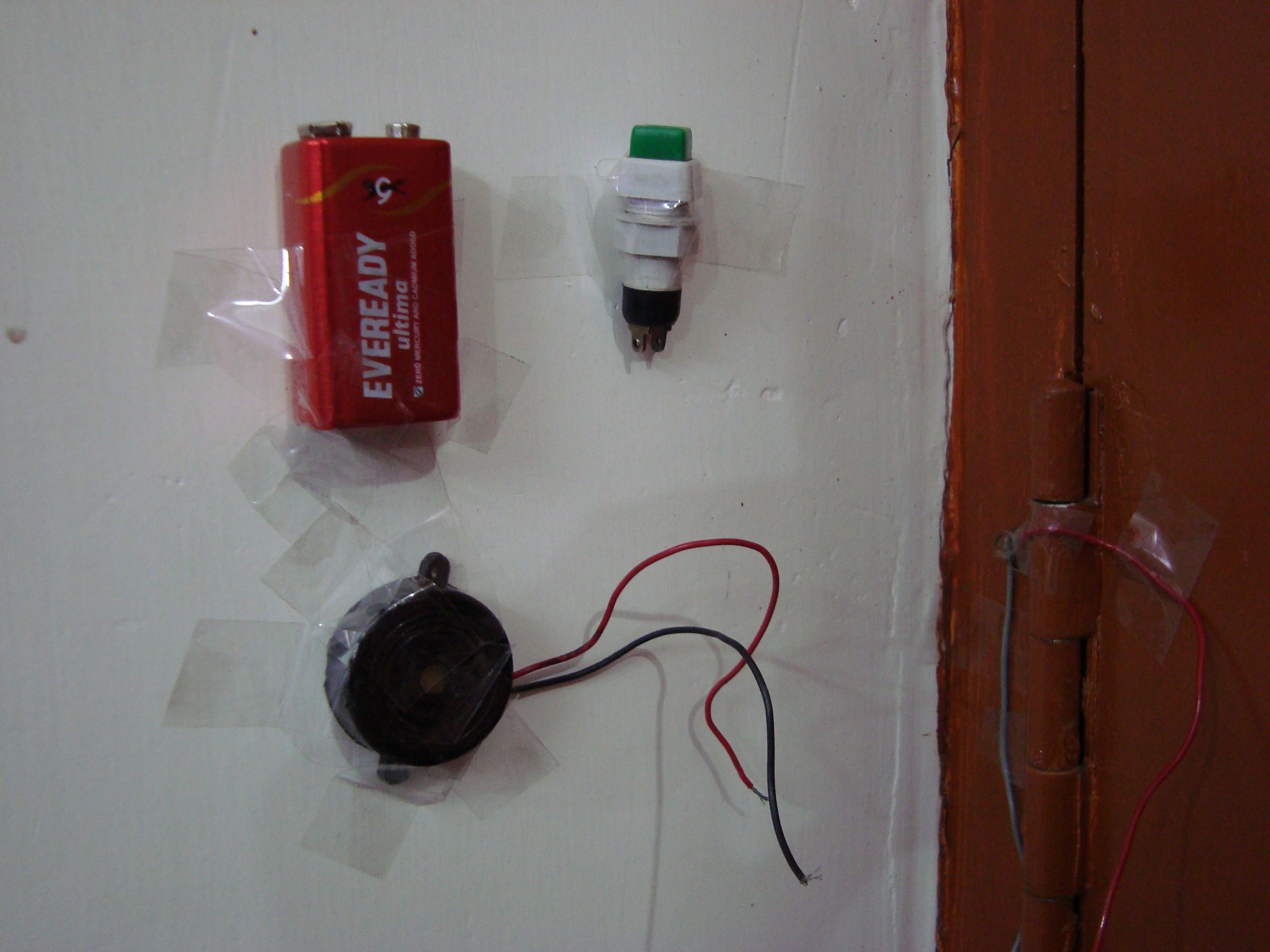 Easy Door Alarm! : 3 Steps - Instructables