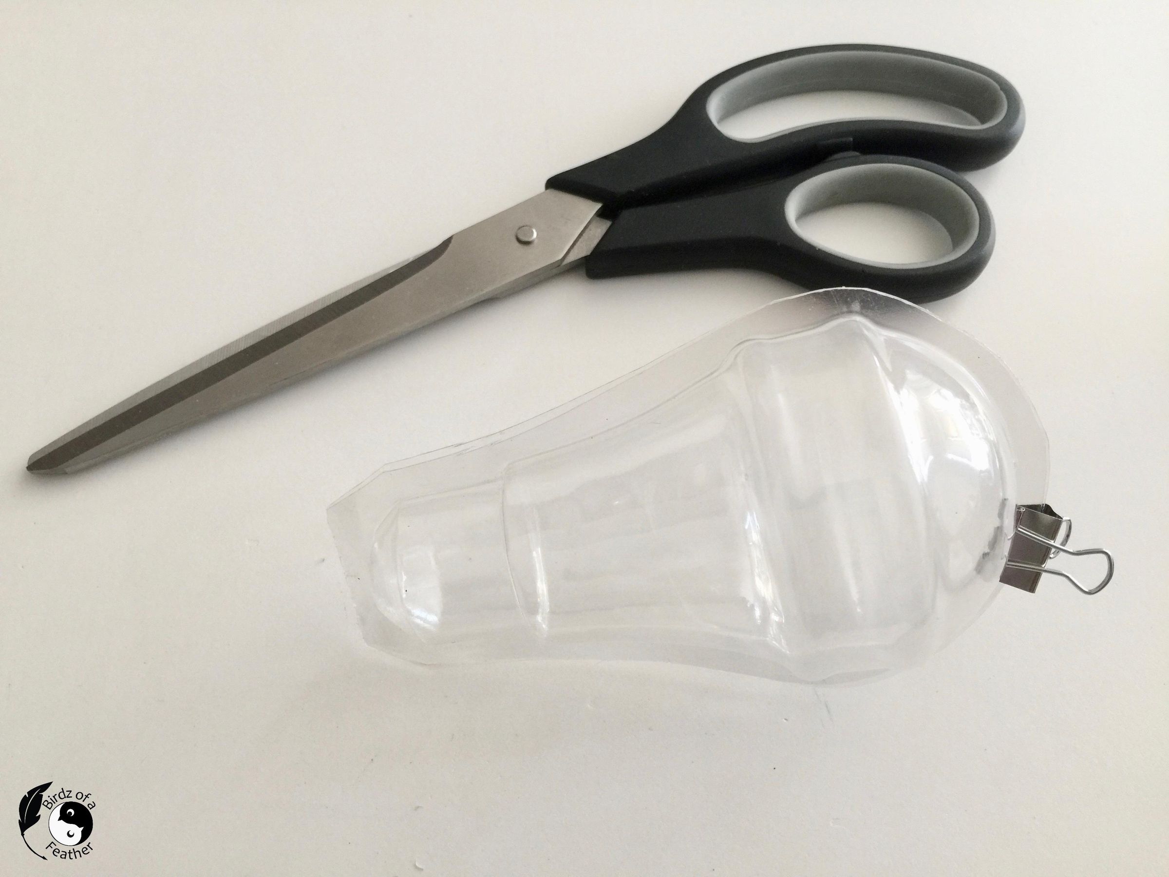 How to Make a Lightbulb Planter From Plastic Packaging! : 9 Steps (with ...
