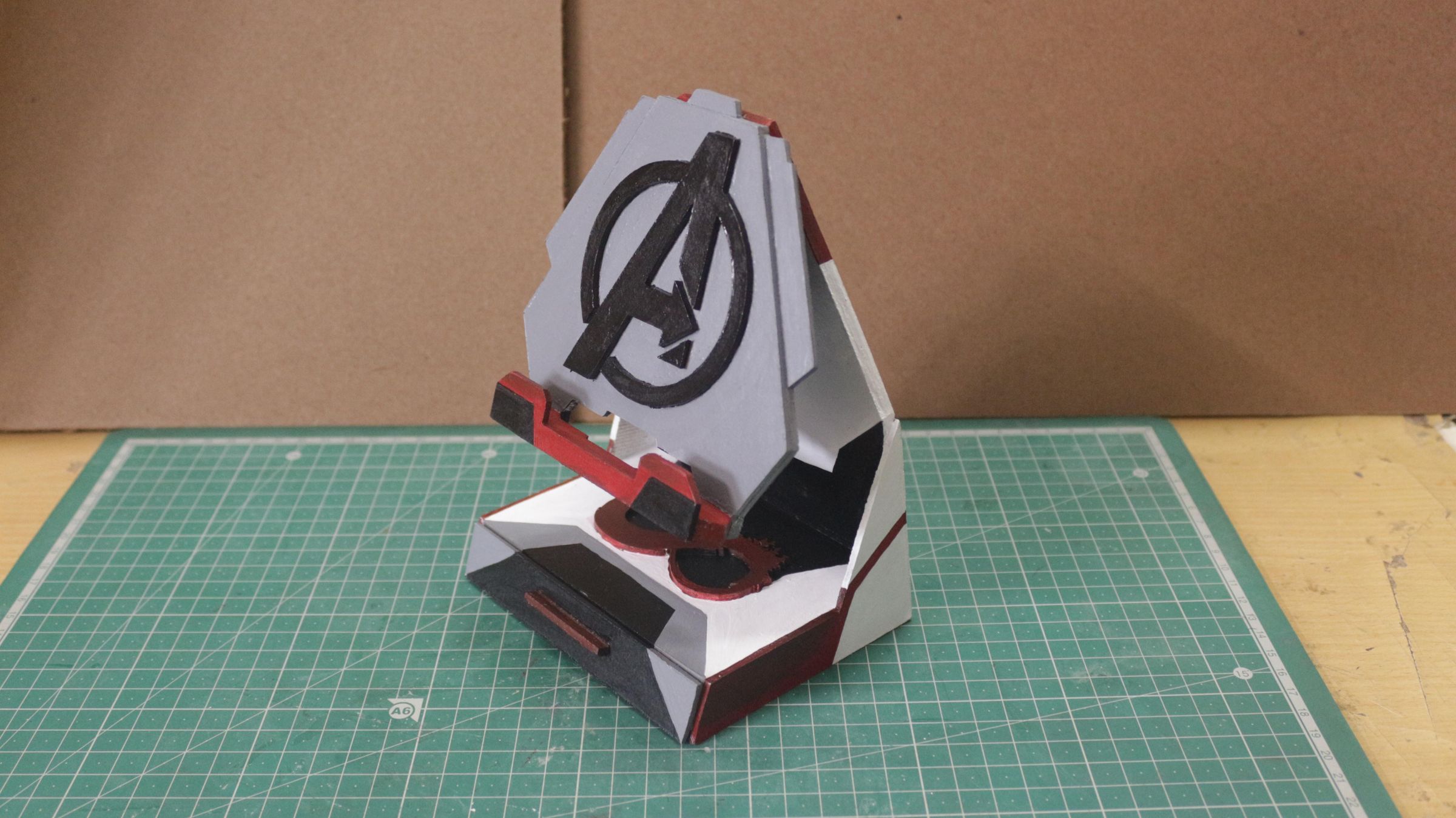 Easy Avengers Smartphone Stand : 14 Steps (with Pictures) - Instructables