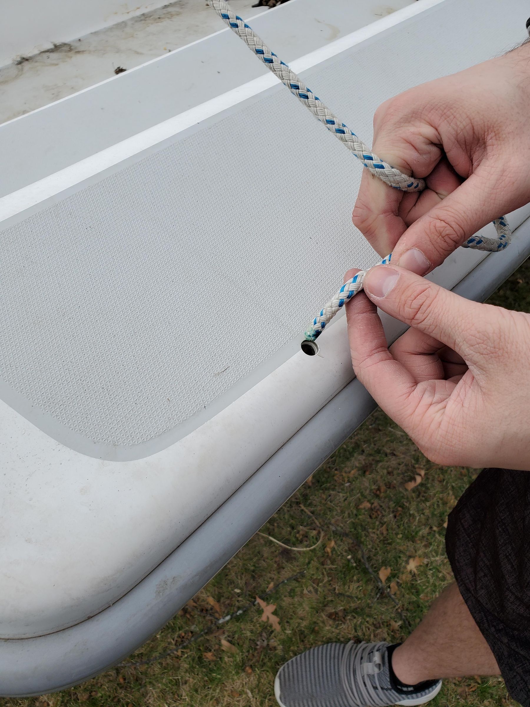 How to Rig a Catalina Capri 16.5 Sailboat : 11 Steps - Instructables