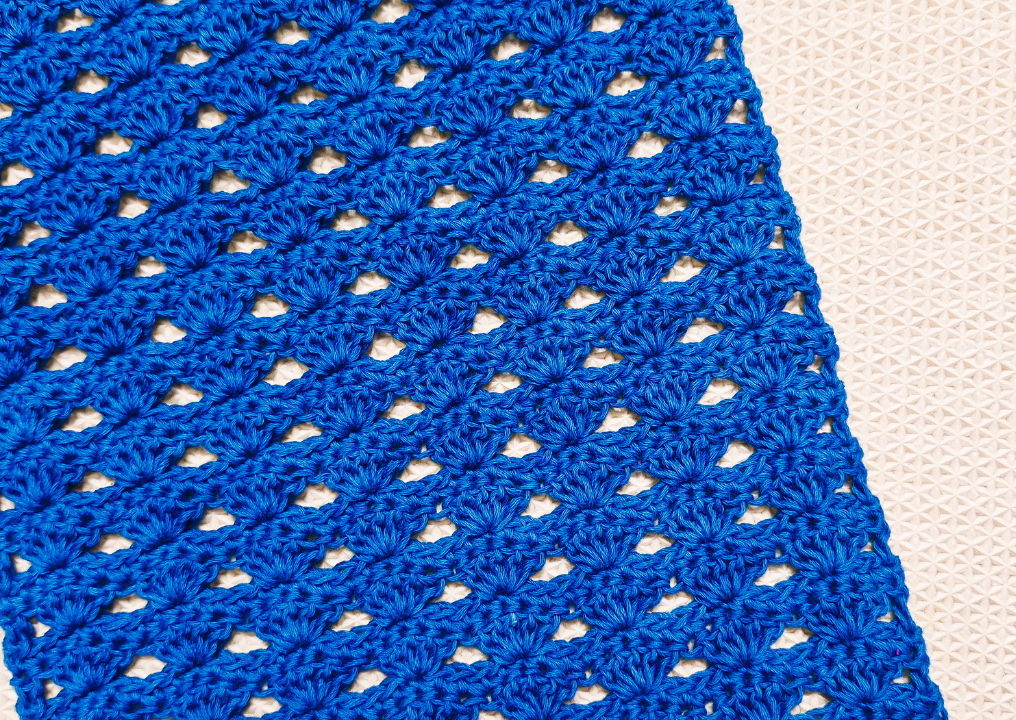 Simple and Easy Lacy Shell Crochet Table Runner : 7 Steps - Instructables