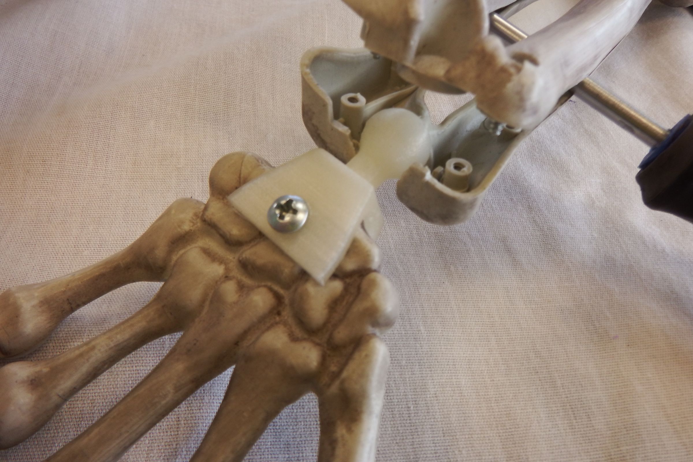 Hack and Repair Plastic Halloween Skeletons : 9 Steps - Instructables