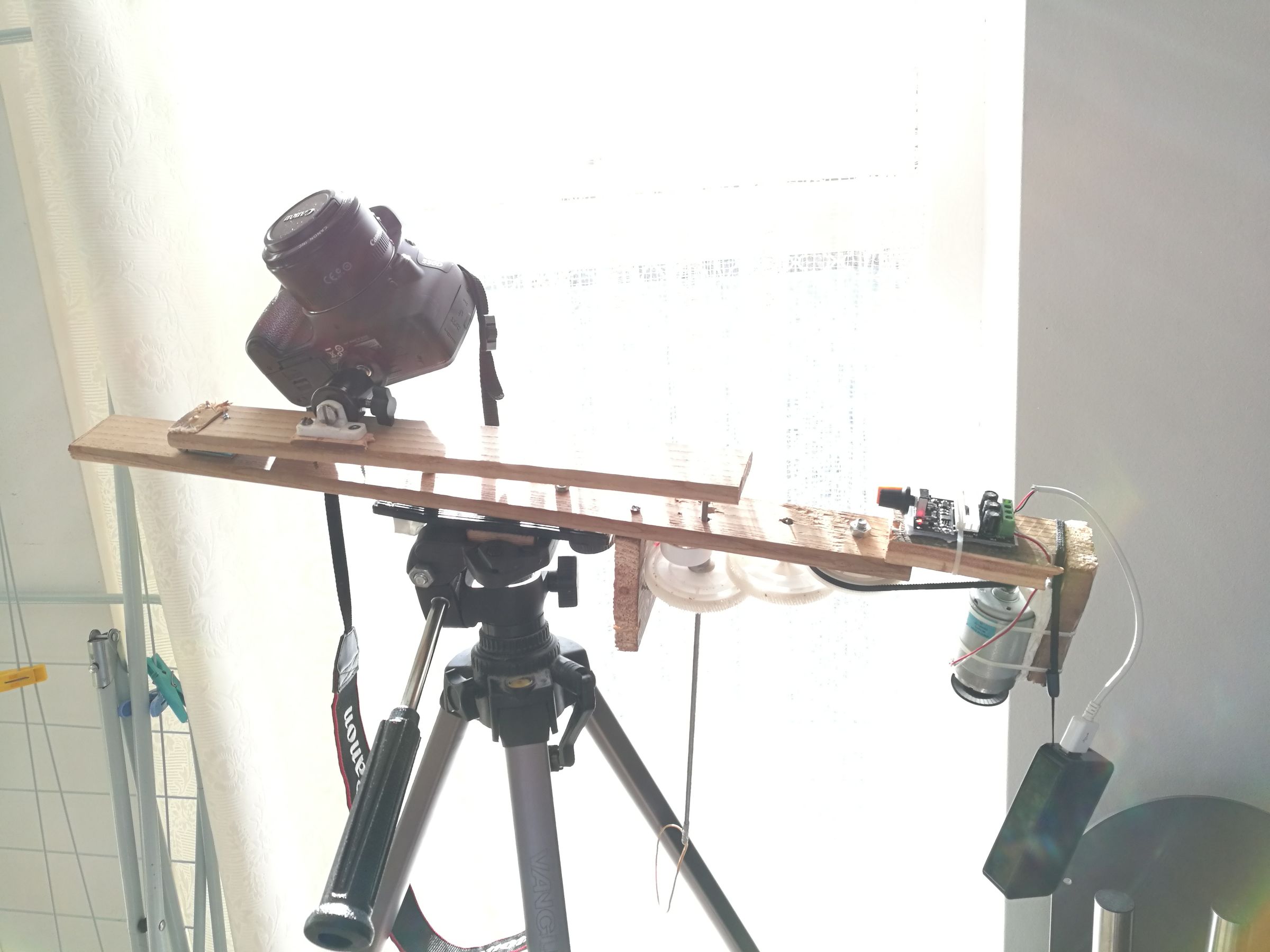 AstroTracker - a Barn Door Star Tracker : 10 Steps (with Pictures ...